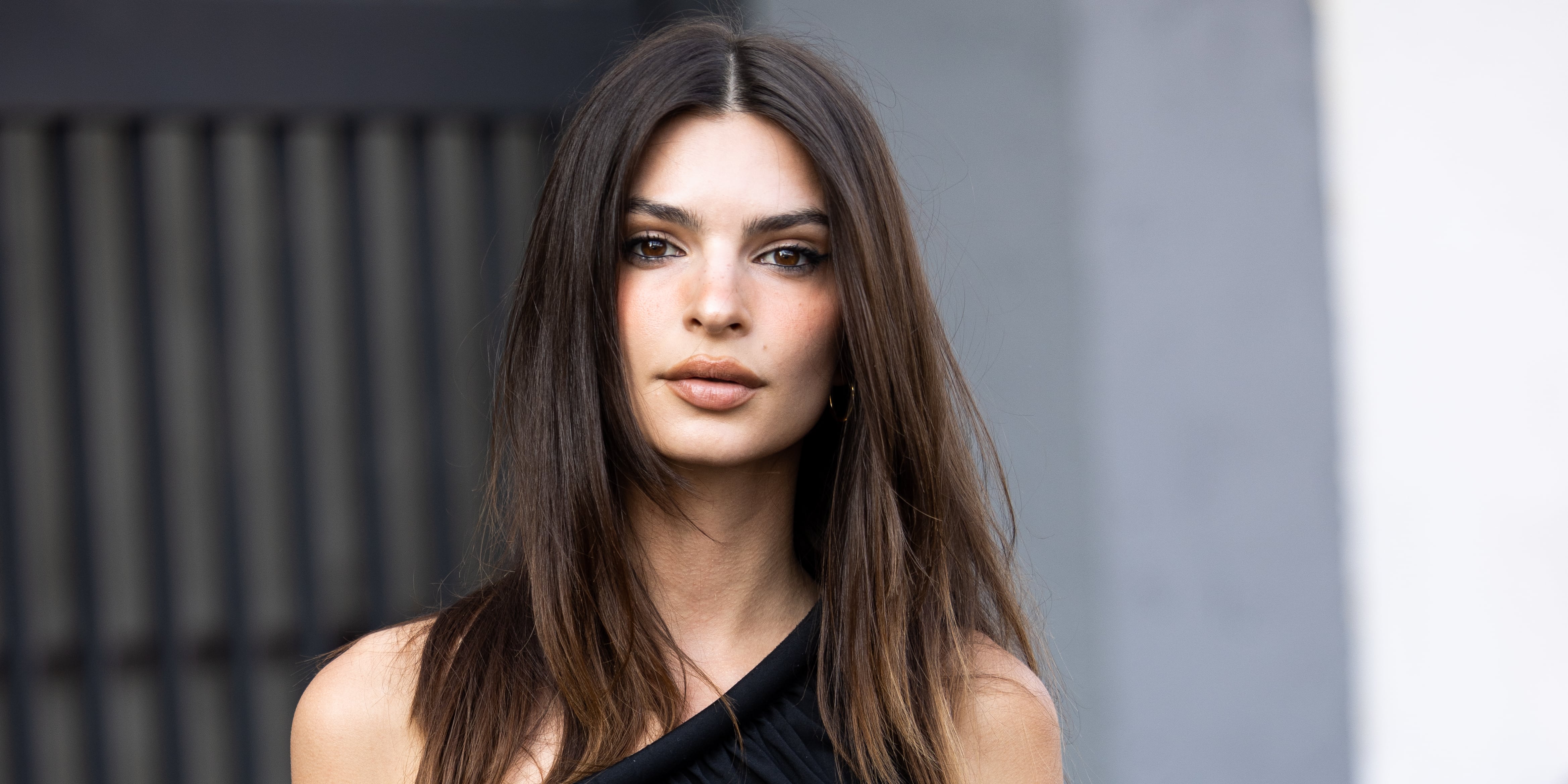 Watch Emily Ratajkowski Cut Her Hair on TikTok | PS Beauty