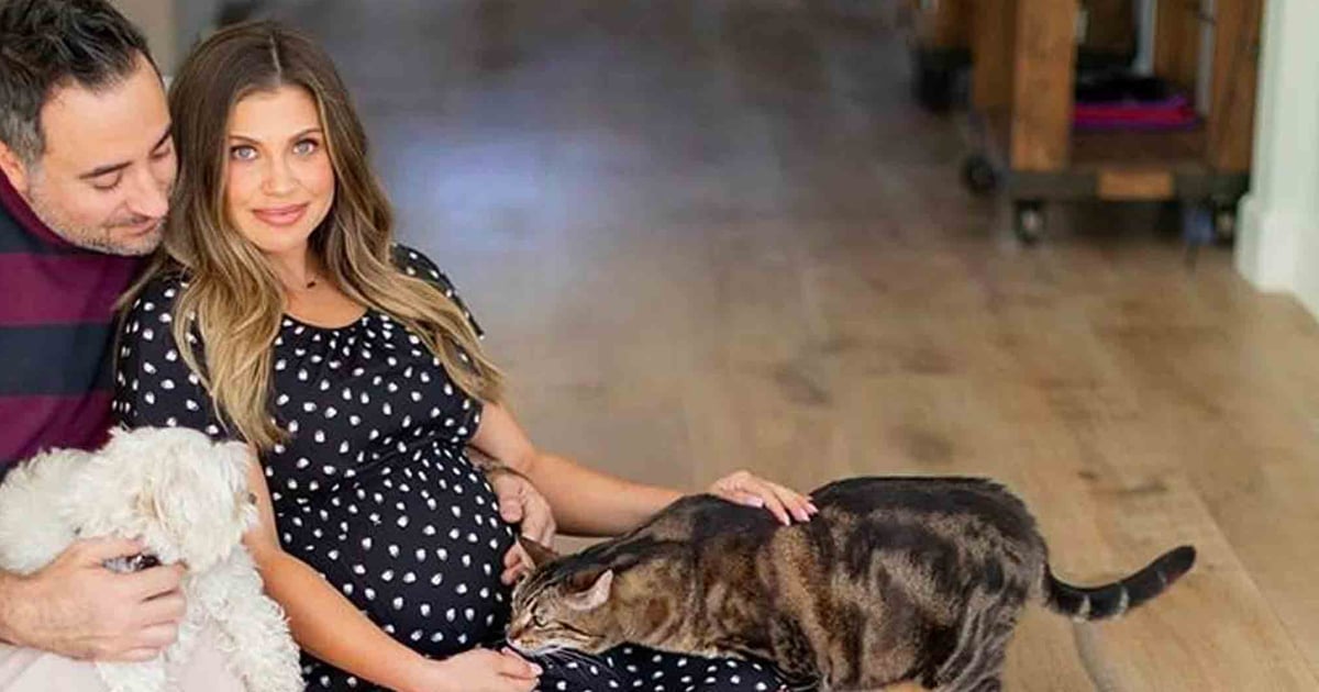 Danielle Fishel's Maternity Photos | POPSUGAR Family