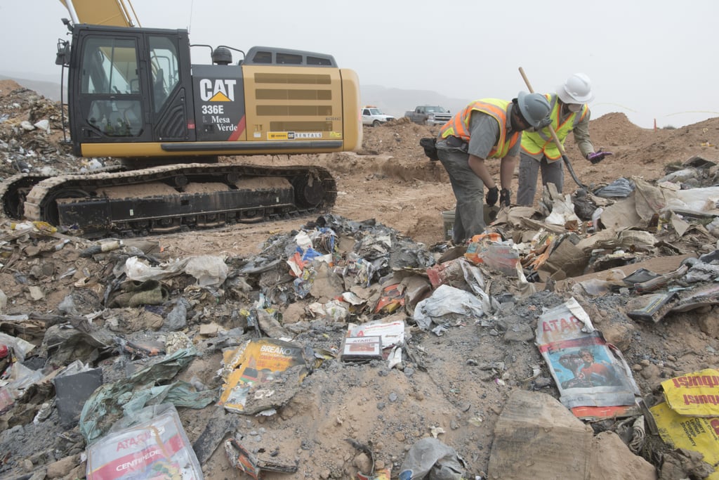Atari E.T. Games Found in Landfill | Pictures | POPSUGAR Tech