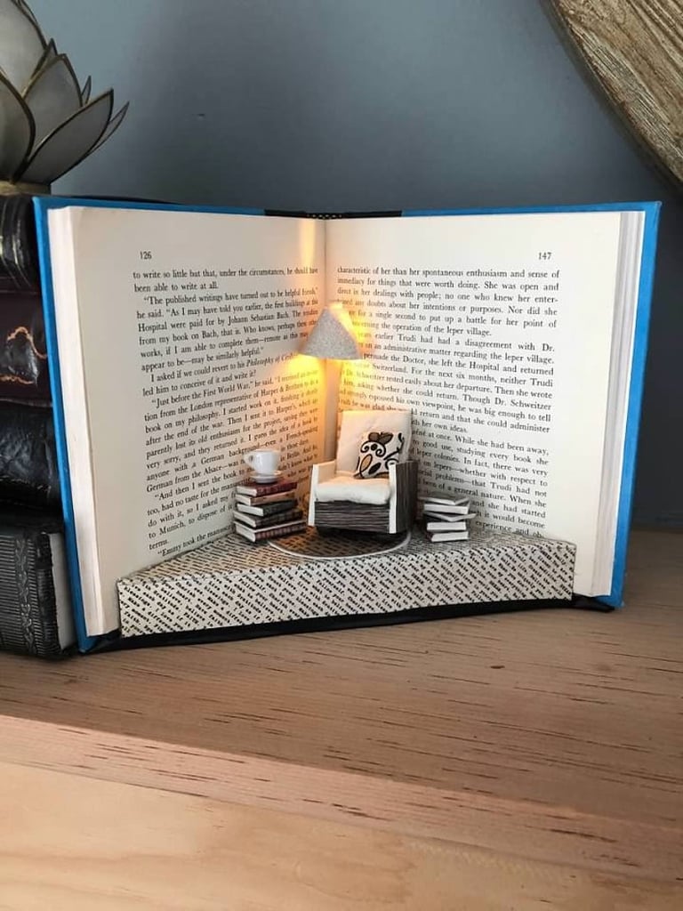 10 Bookshelf Dioramas That Are Basically Works of Art | POPSUGAR Home UK