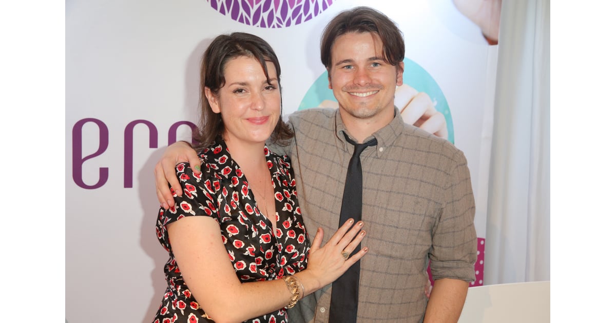 Melanie Lynskey and Jason Ritter | Engaged Celebrity Couples 2017 ...