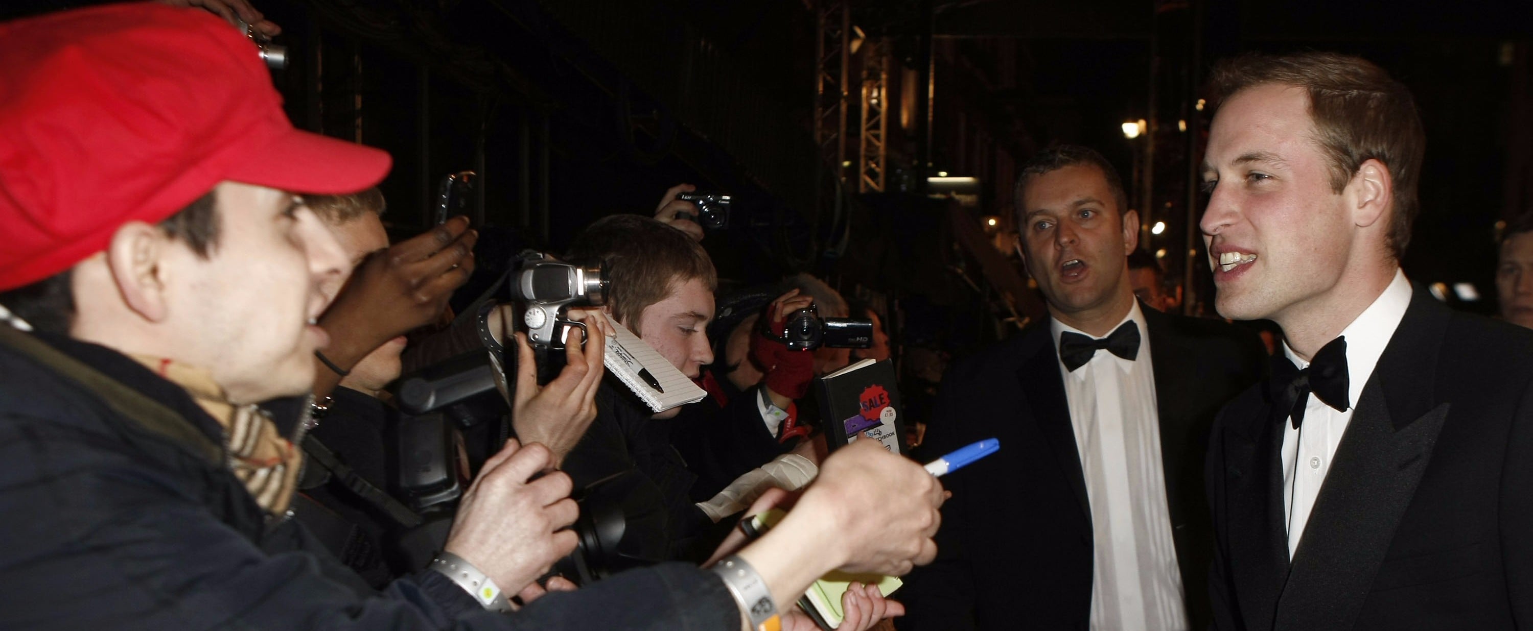 Rule About the British Royal Family Signing Autographs | POPSUGAR Celebrity