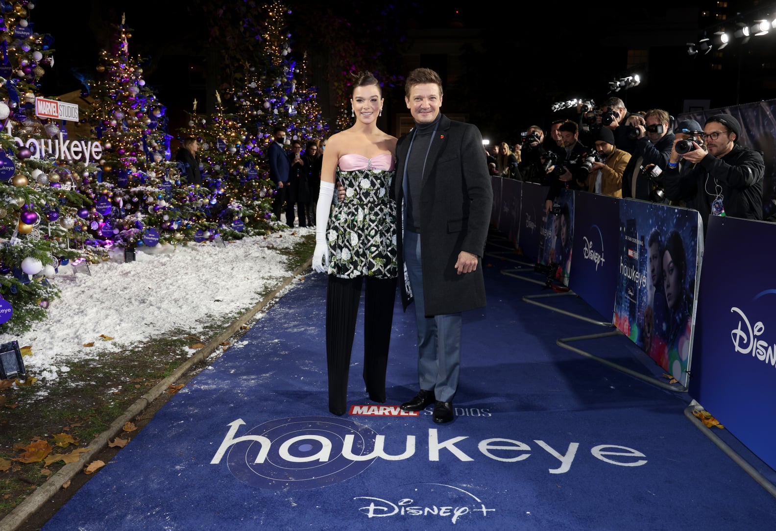 Hailee Steinfeld Looks Regal in Richard Quinn's White Gloves | POPSUGAR ...