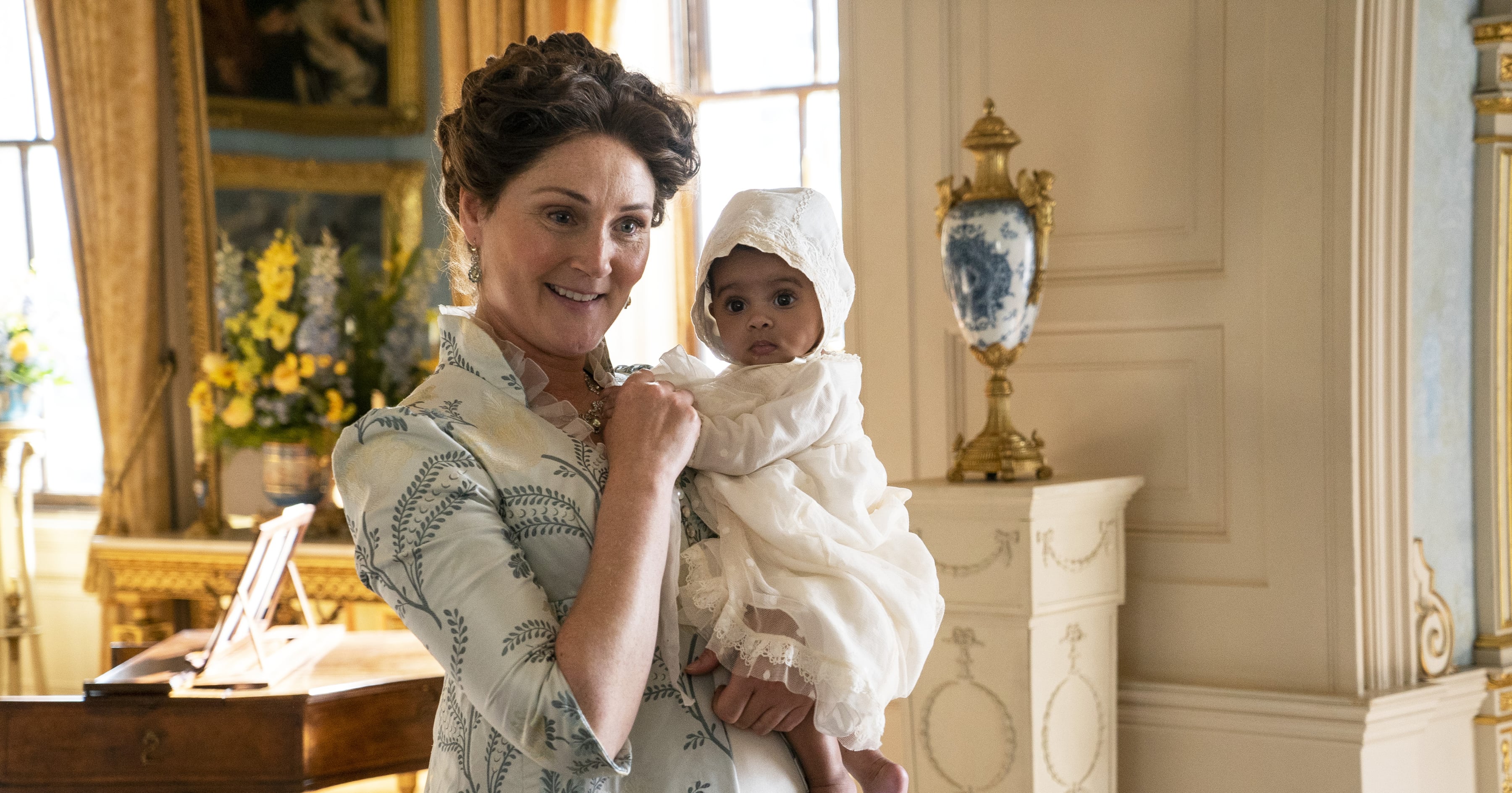 See Simon and Daphne's Baby Son in Bridgerton Season 2 | PS UK ...