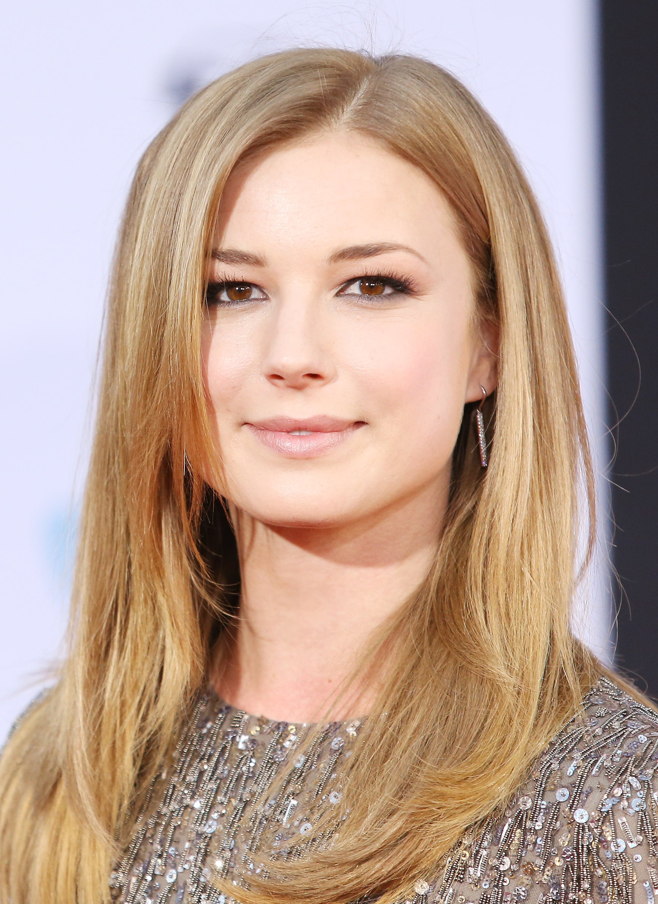 Emily Vancamp Natural Hair Color