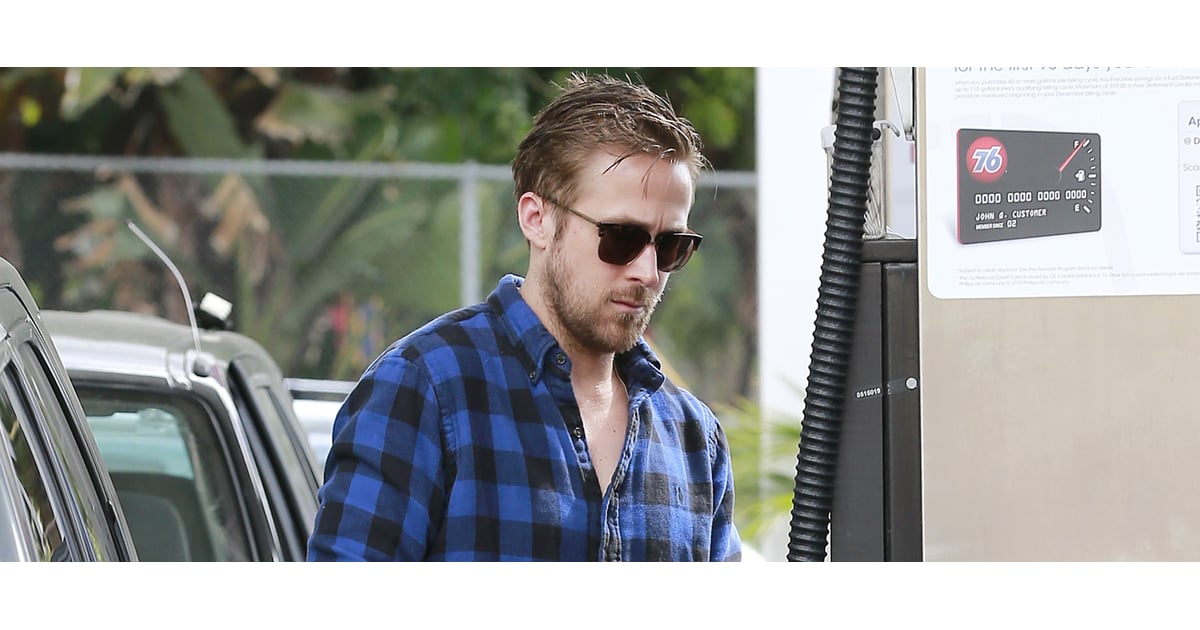 Ryan Gosling Pumps Gas in LA | Pictures | POPSUGAR Celebrity