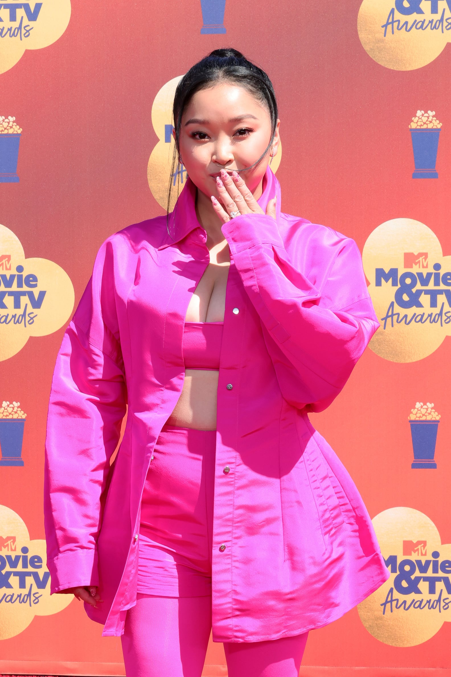 Lana Condor's Valentino Outfit at 2022 MTV Movie & TV Awards | PS Fashion
