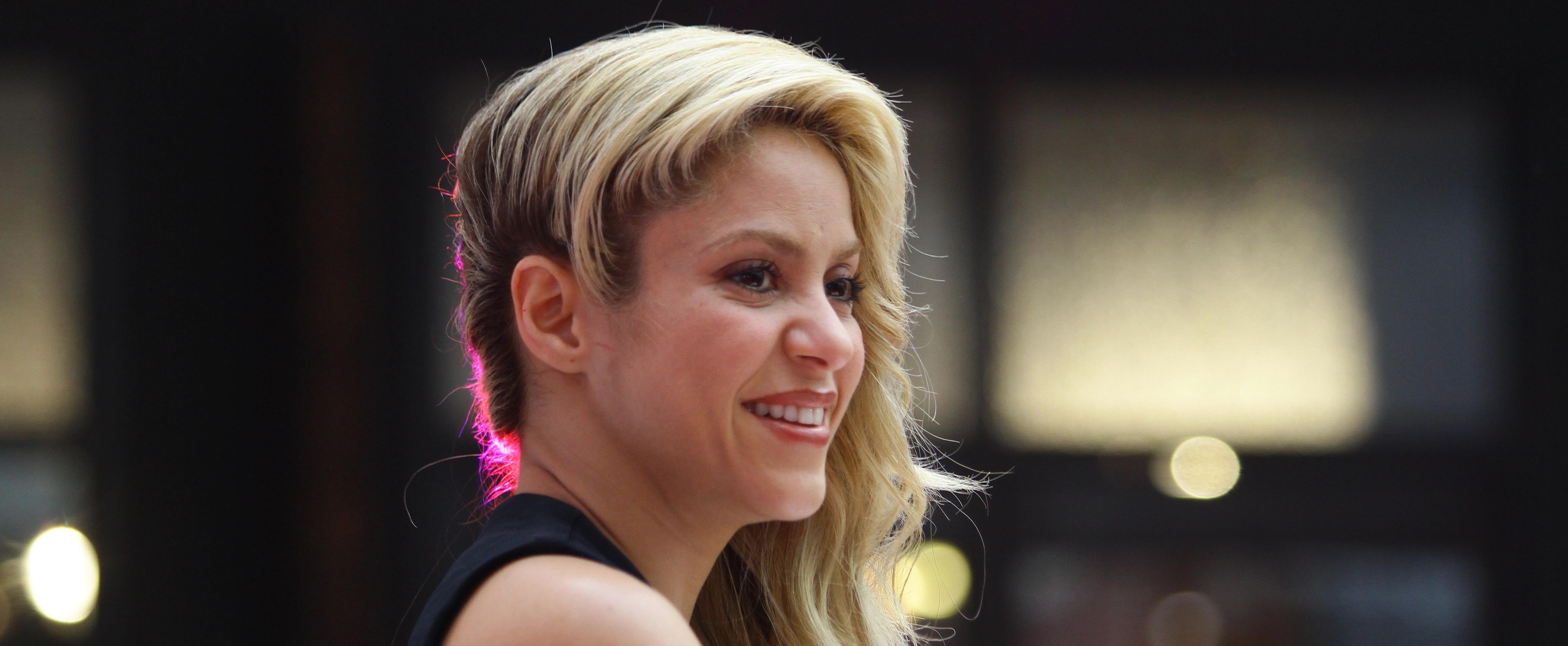 Shakira '90s Telenovela La Oasis | Video | PS Latina