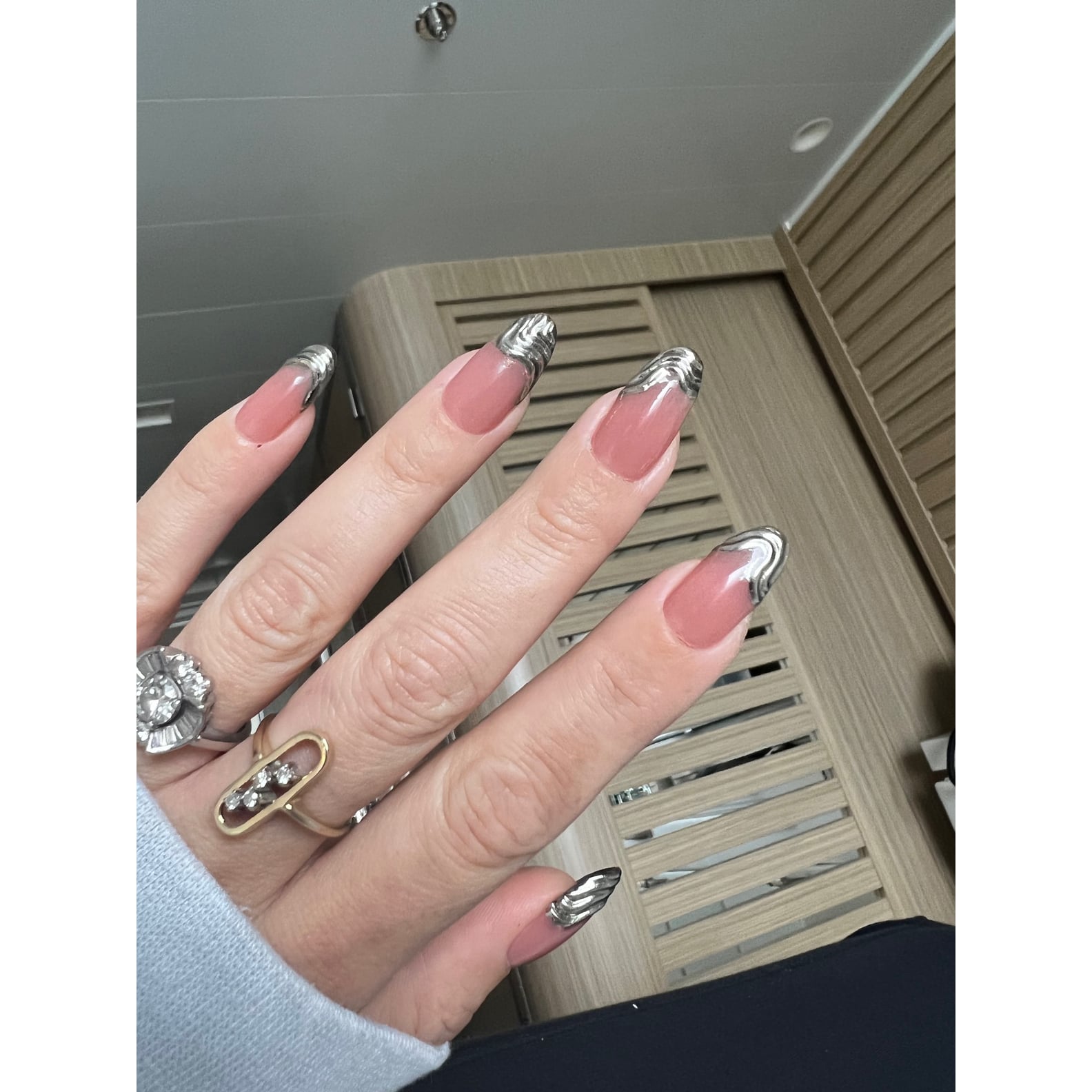 "Liquid Molten" Nails Are All Over Instagram | PS Beauty