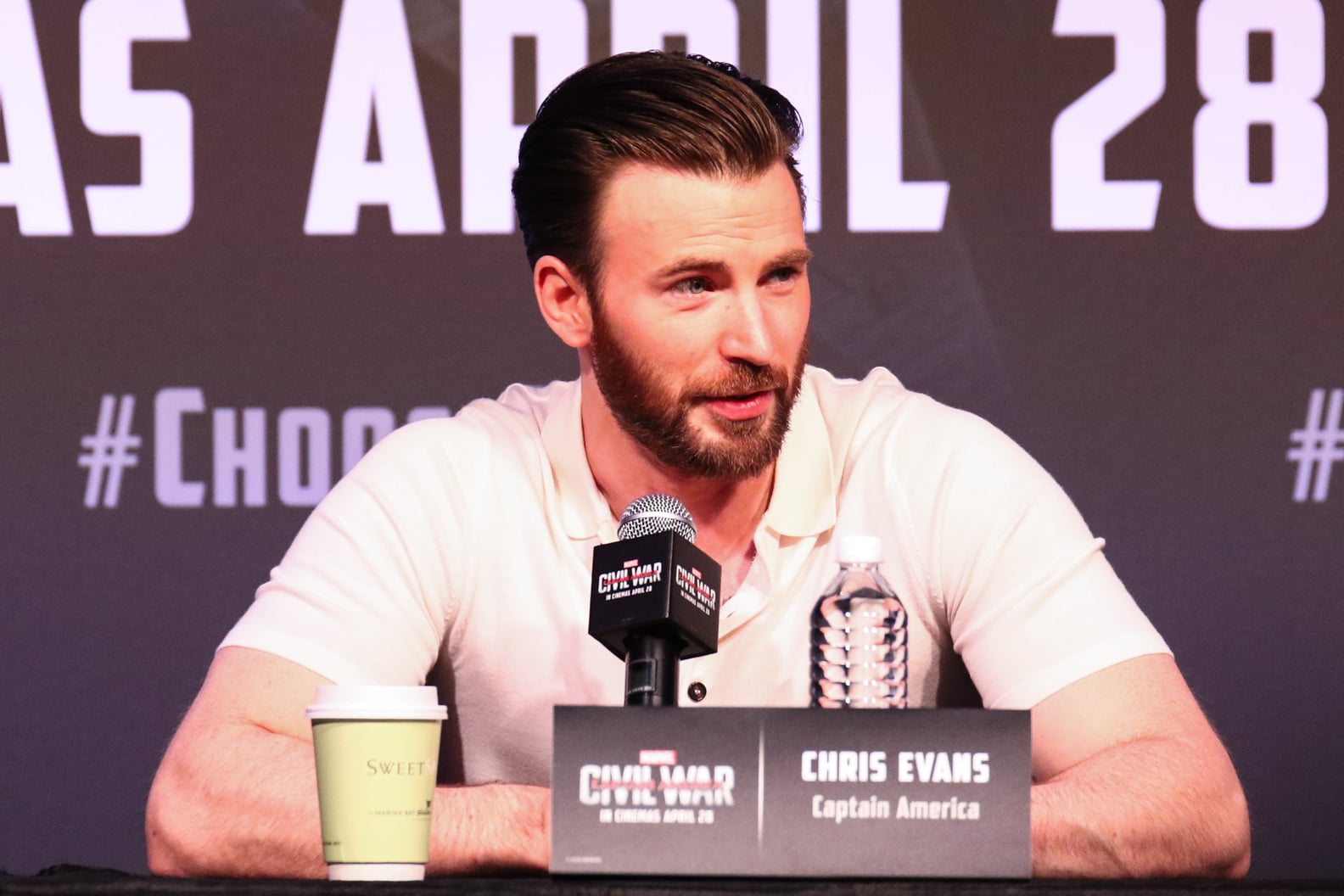 Chris Evans Big Muscles Pictures | POPSUGAR Celebrity