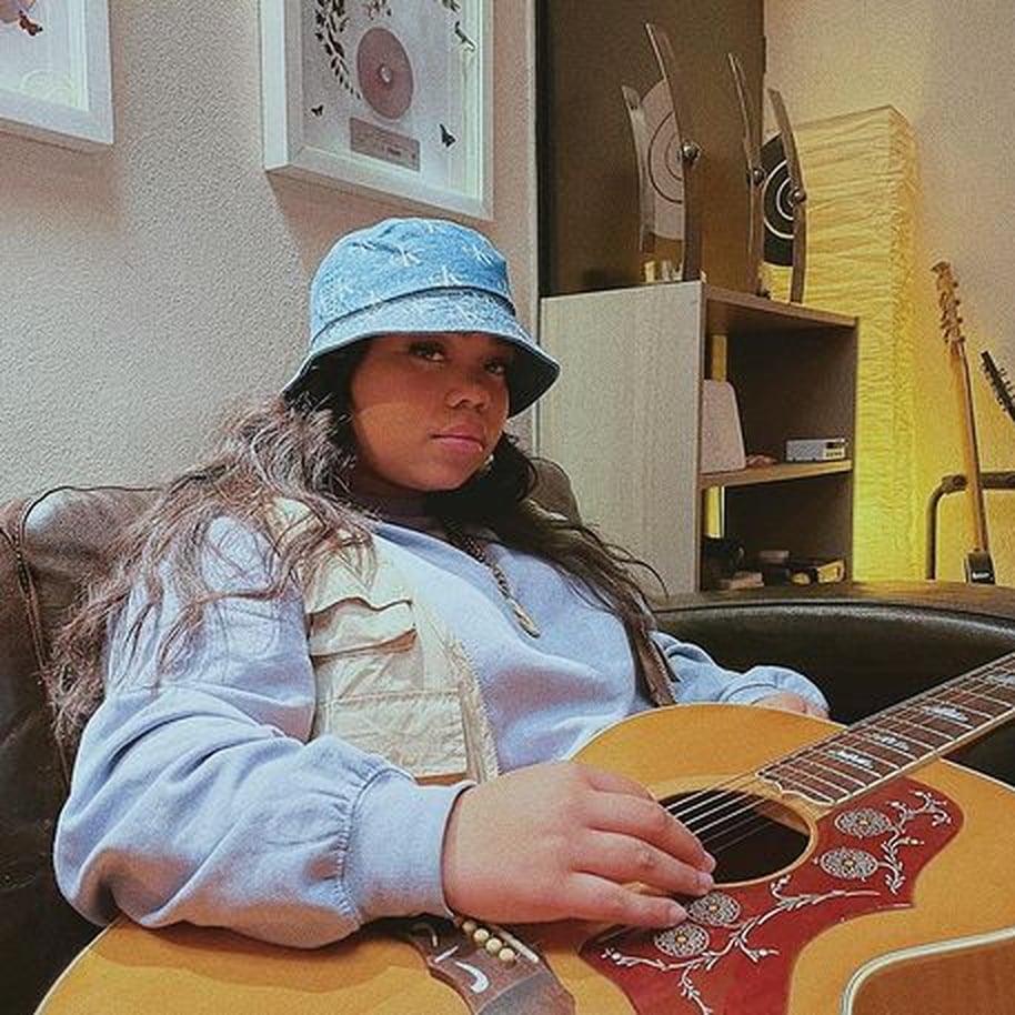 Get to Know Zoe Wees, "Control" Singer | PS Celebrity