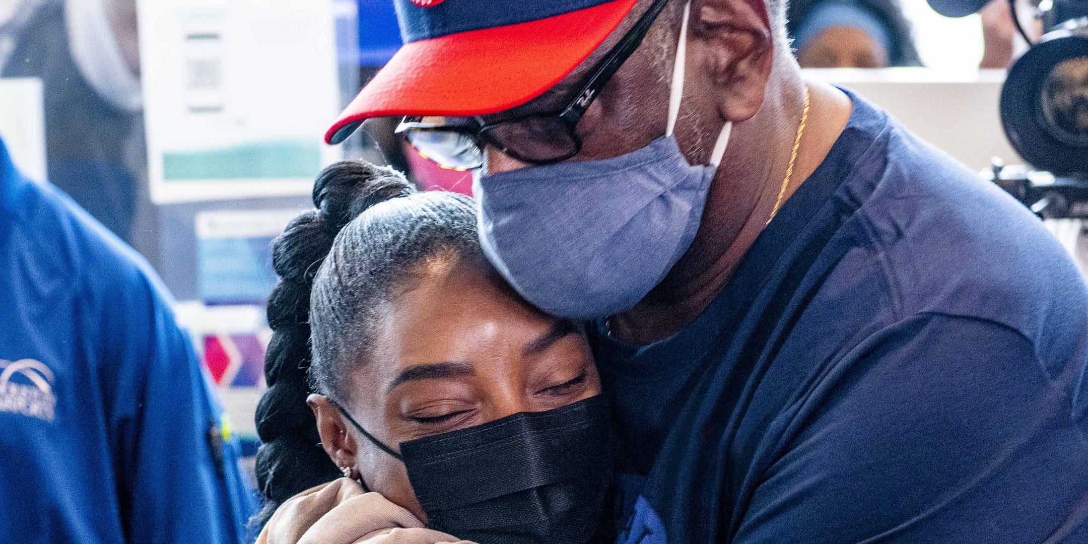 Simone Biles Reunites With Family After Tokyo Olympics | PS Celebrity