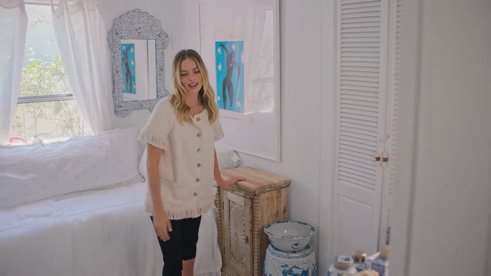 Margot Robbie's House in the Vogue 73 Questions Video | PS Home