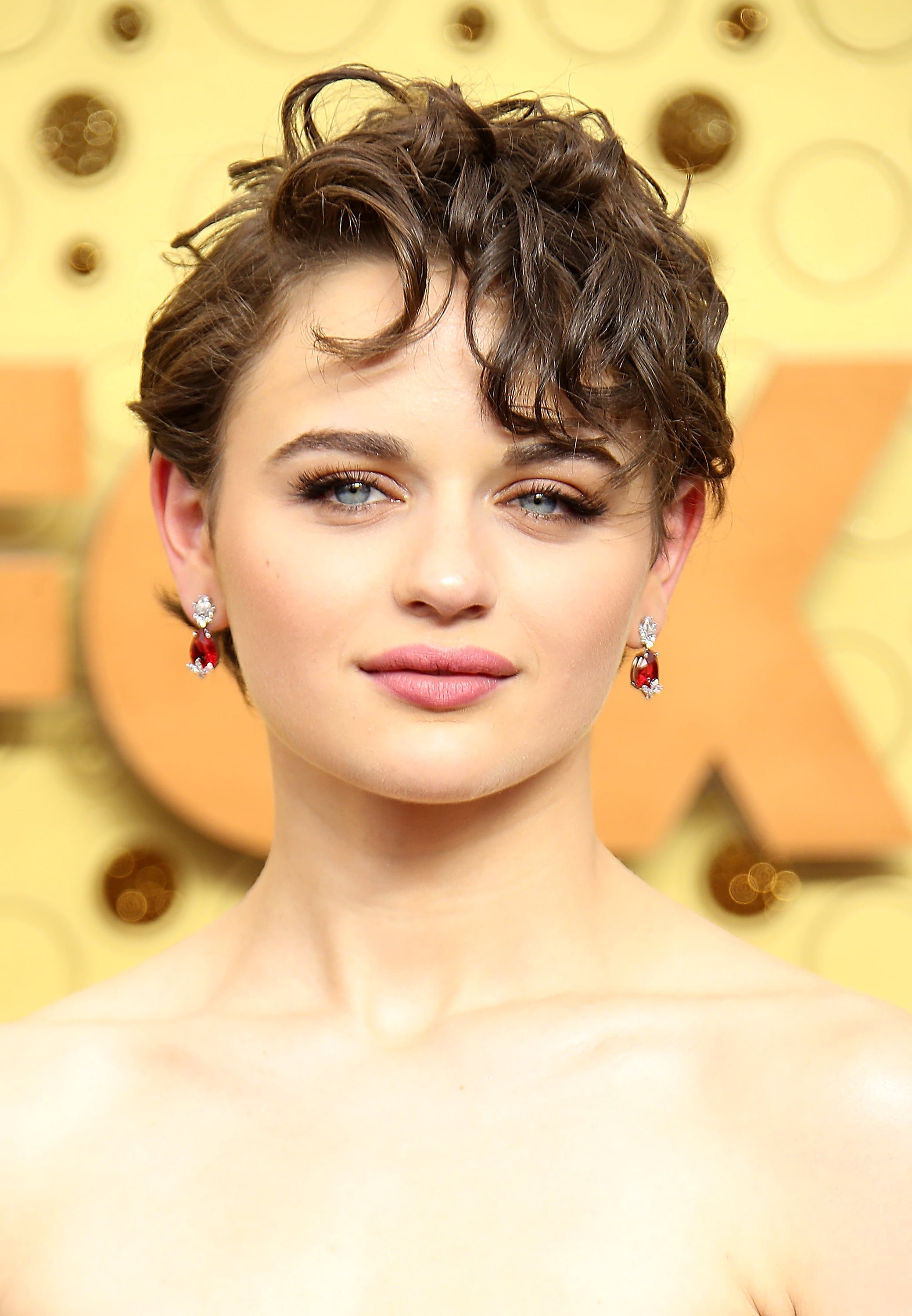 joey king pixie cut