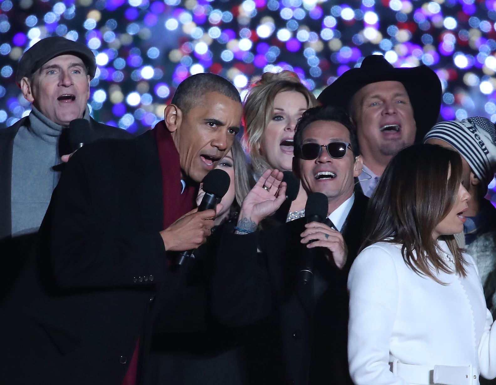 President Obama Last White House Tree Lighting Photos 2016 | PS Celebrity