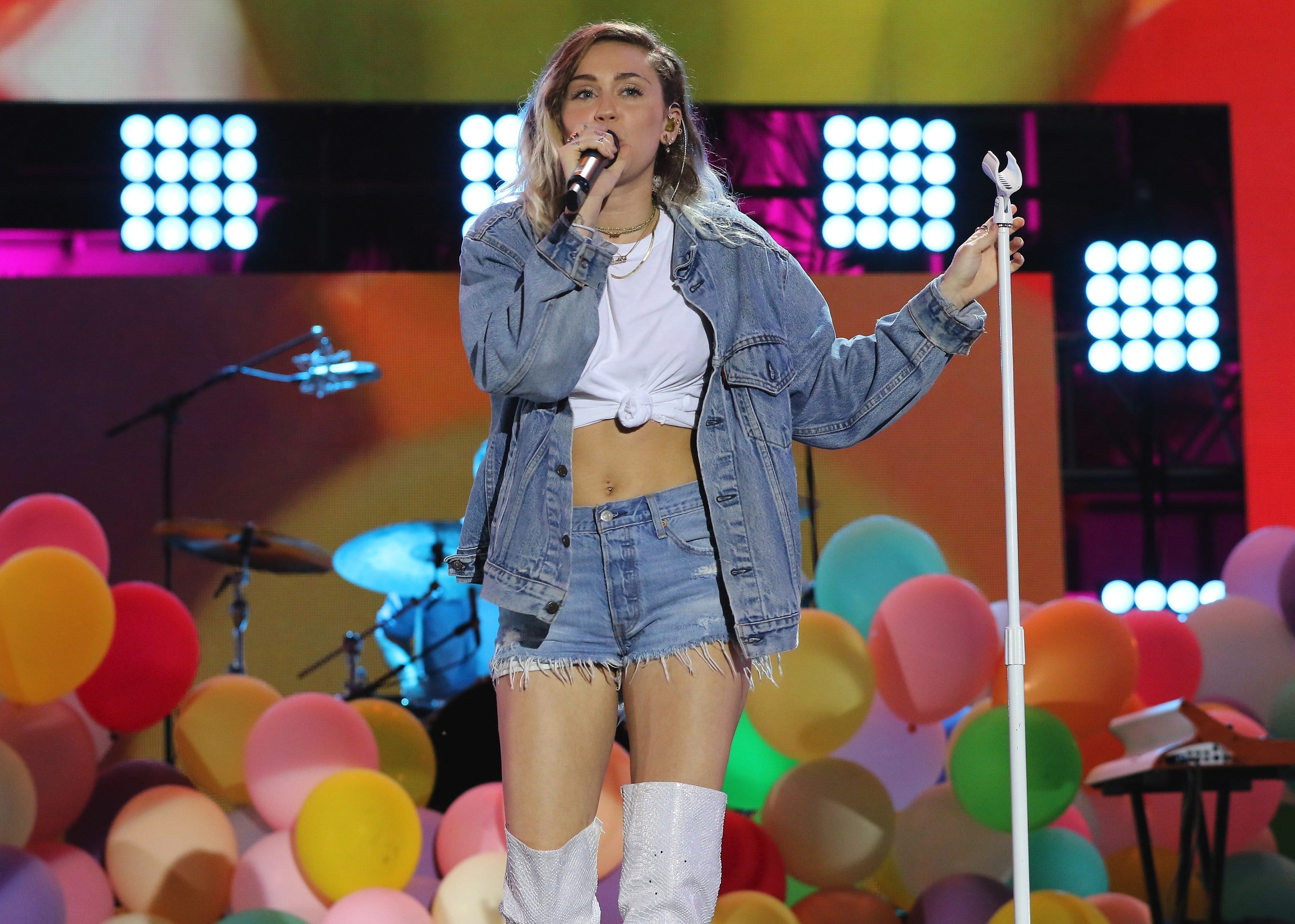 Miley Cryus Dolce and Gabbana Feud | PS Fashion