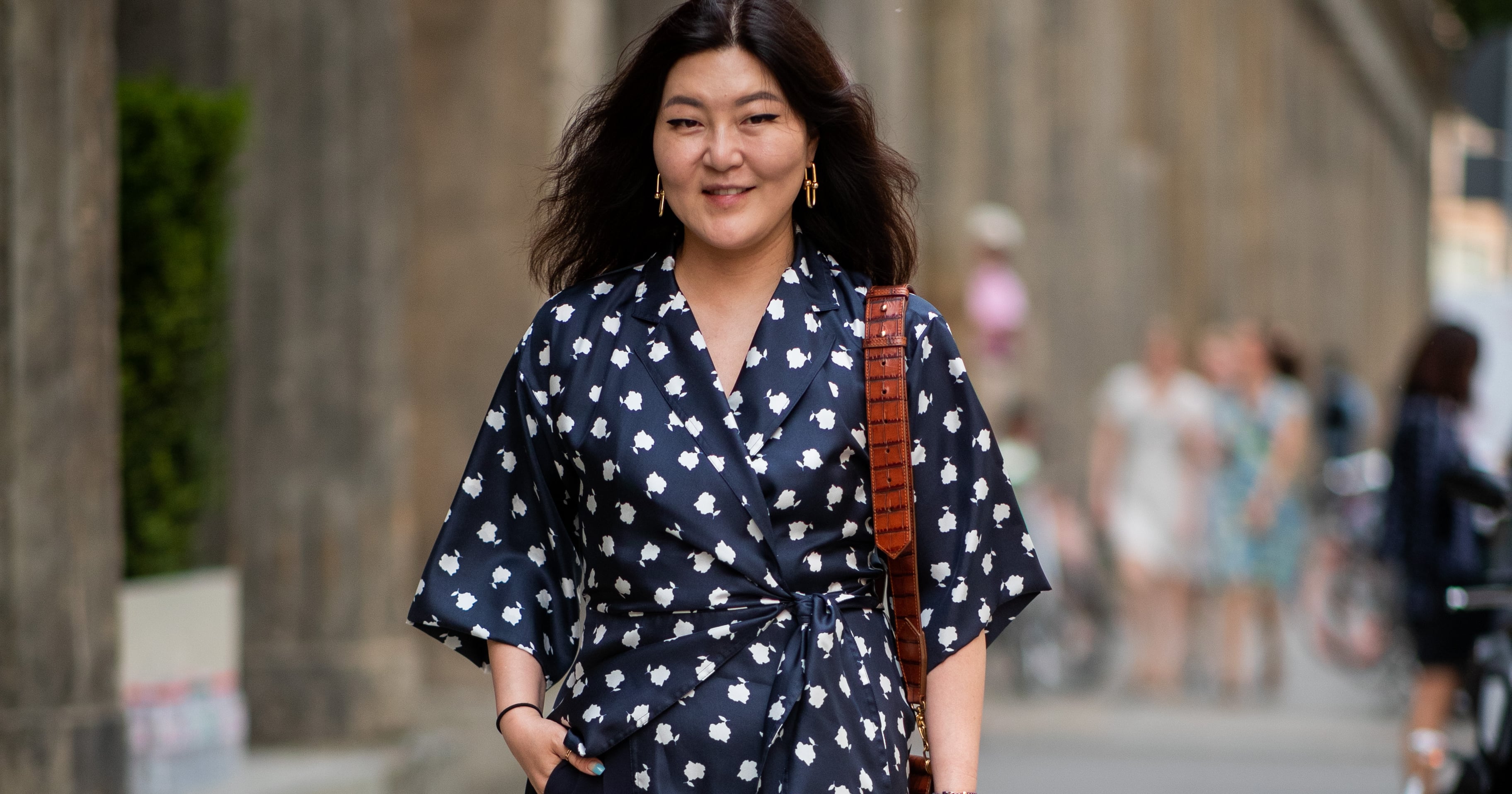 How to Wear a Wrap Dress Over Pants | PS Fashion