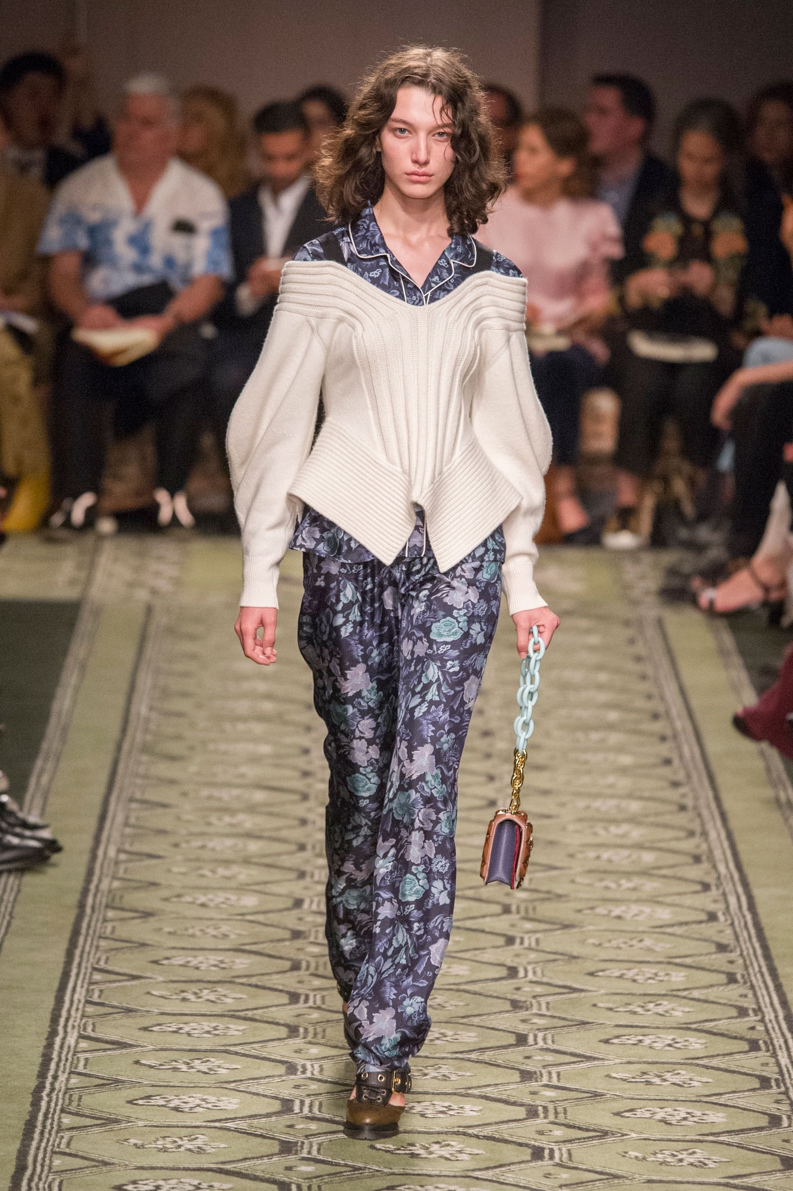 Burberry Runway Show September 2016 | PS Fashion