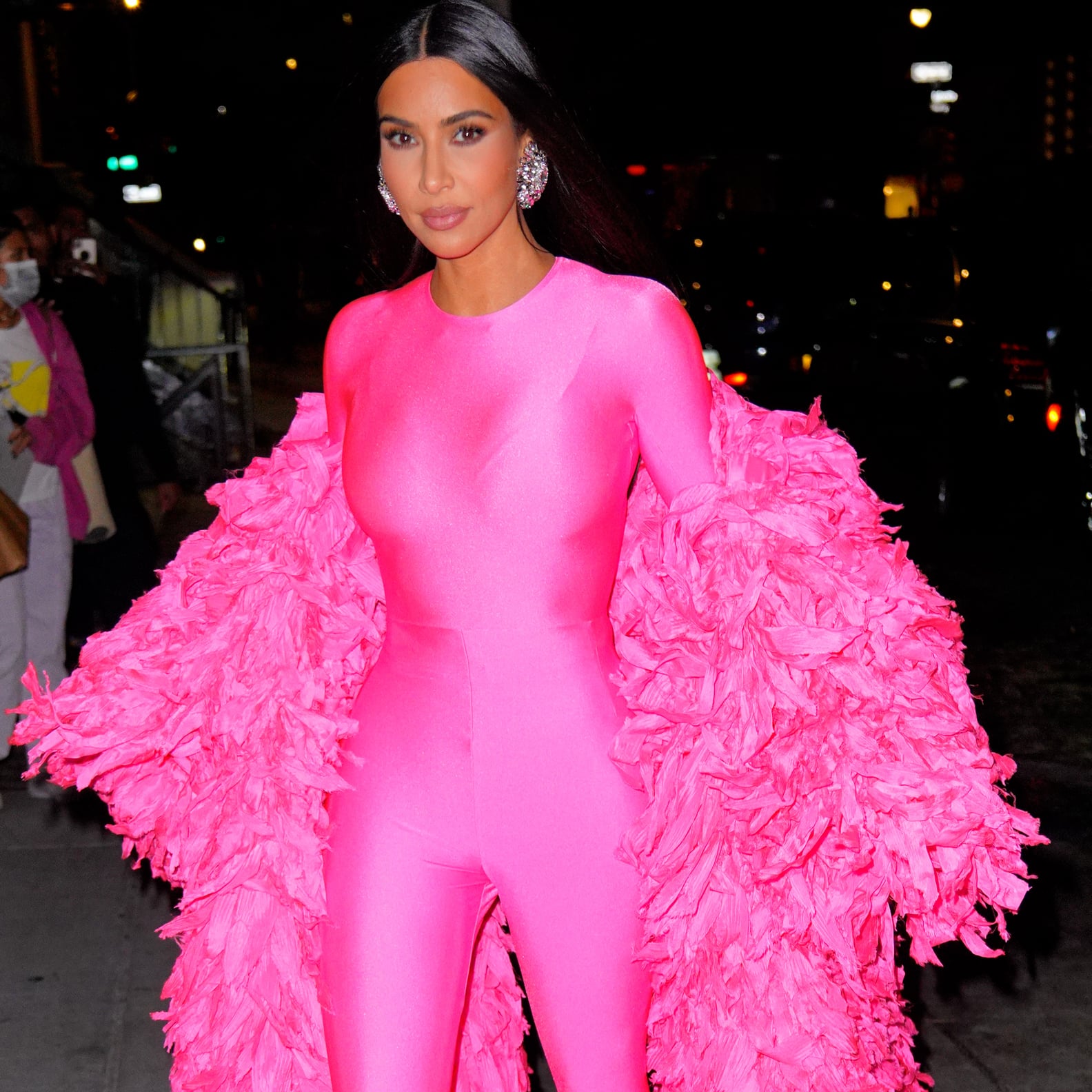 Kim Kardashian Wore a Hot Pink Skims Set in Hawaii | PS Fashion