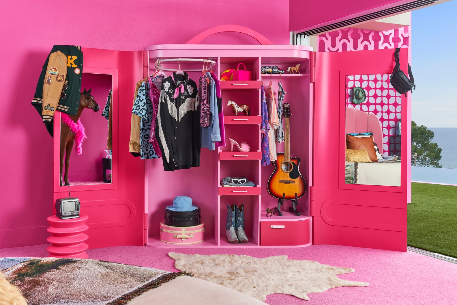 How to Book a Stay at Barbie's Real-Life Malibu Dreamhouse | PS ...
