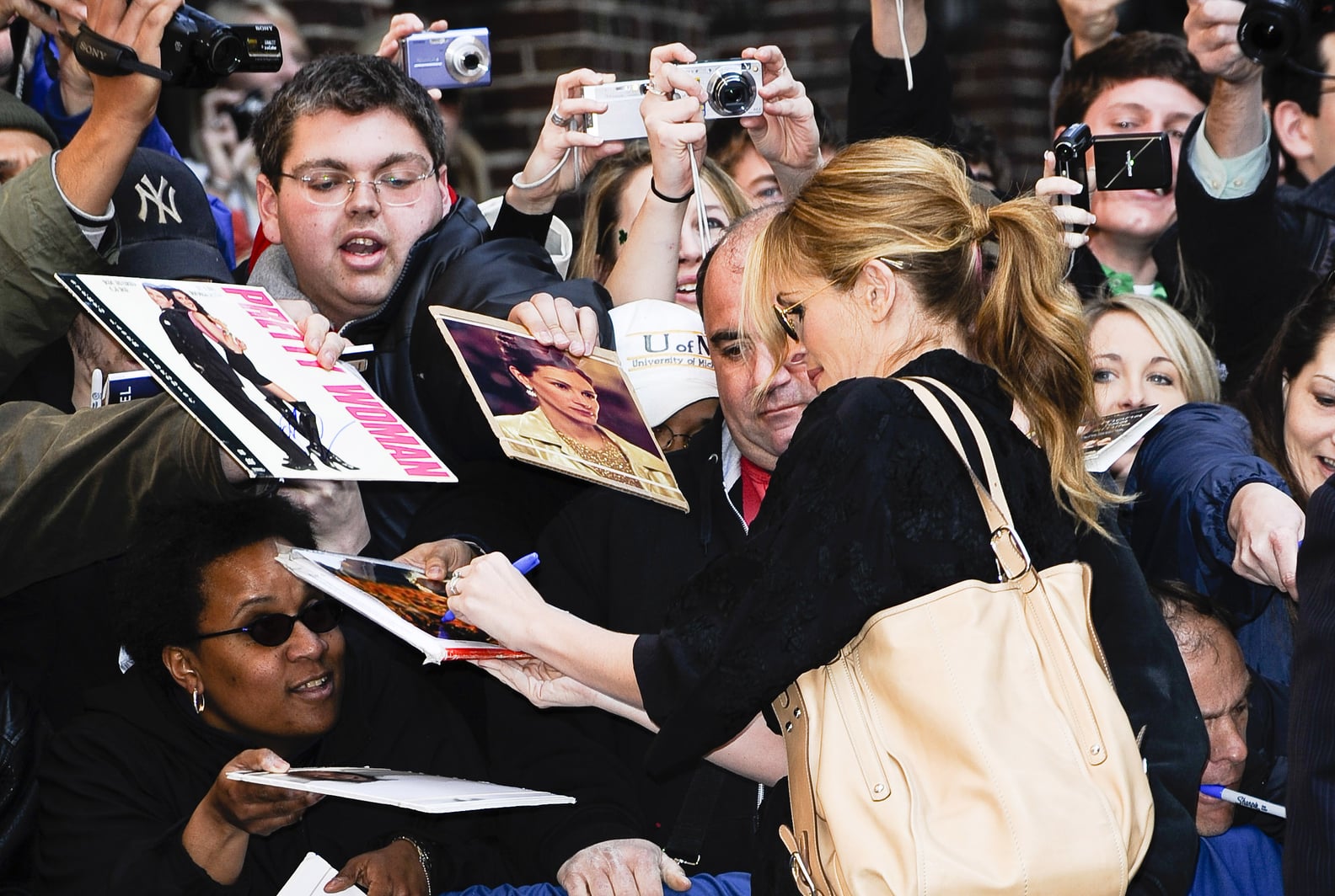 Left-Handed Celebrities | PS Celebrity