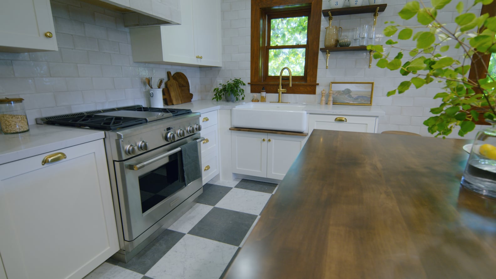 Dream Home Makeover Season 2 Trailer and Pictures | POPSUGAR Home