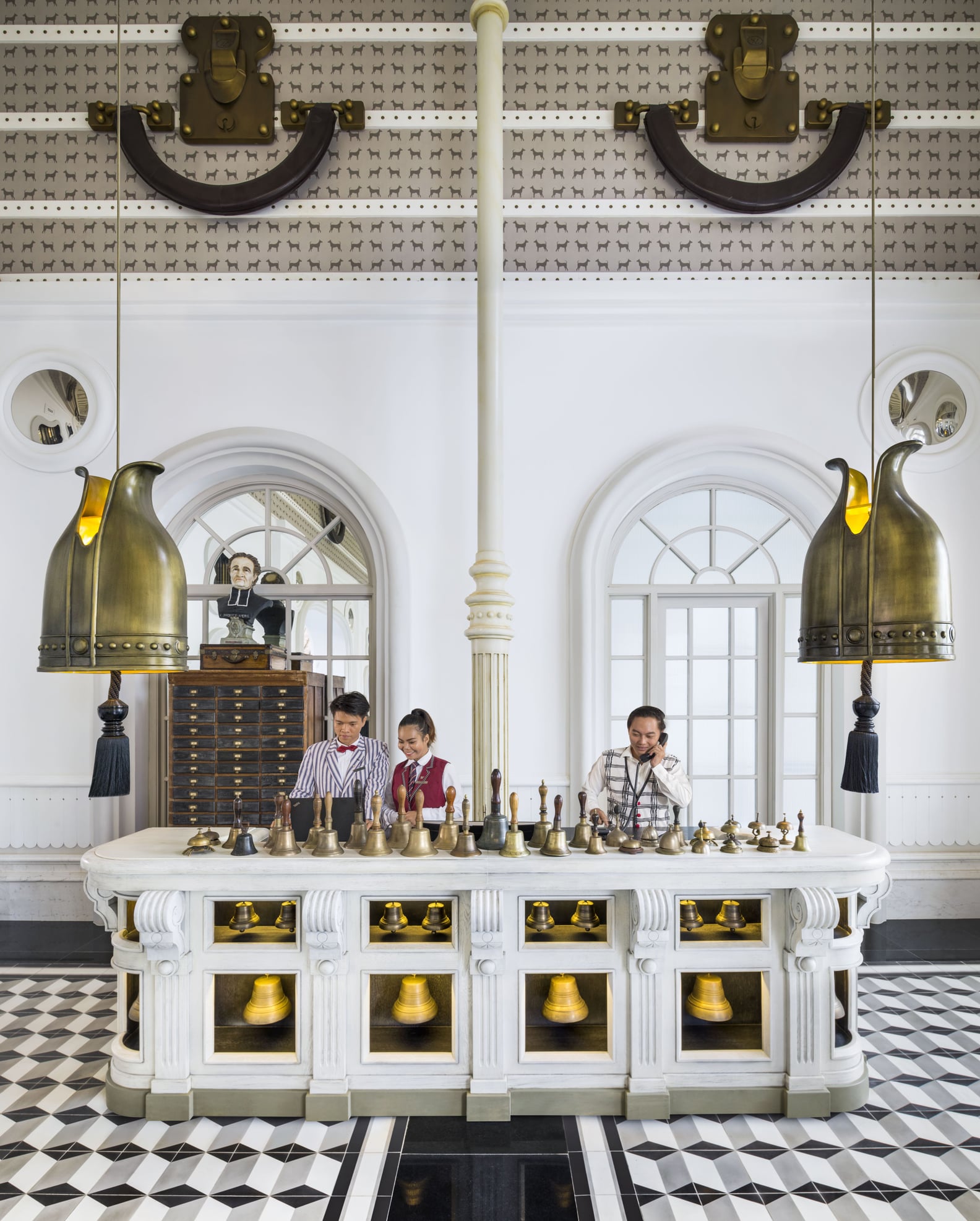 Mermaid Shell-Shaped Hotel Swimming Pool | PS UK Smart Living