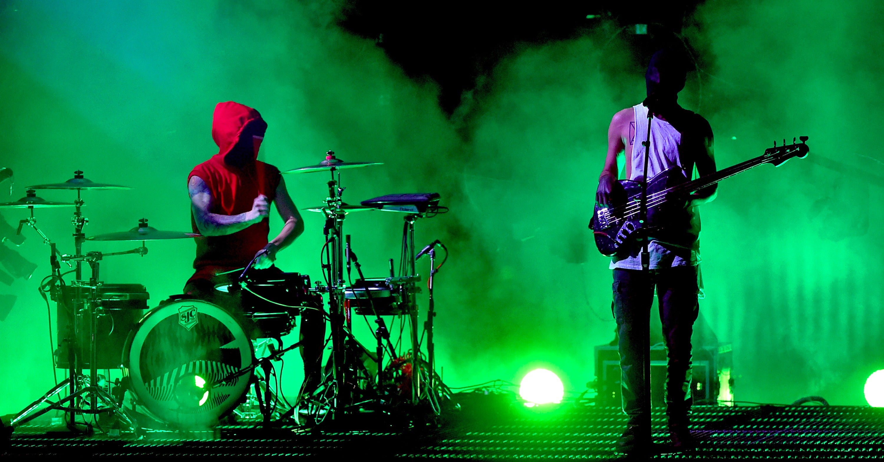 Twenty One Pilots American Music Awards Performance 2016 | PS Entertainment