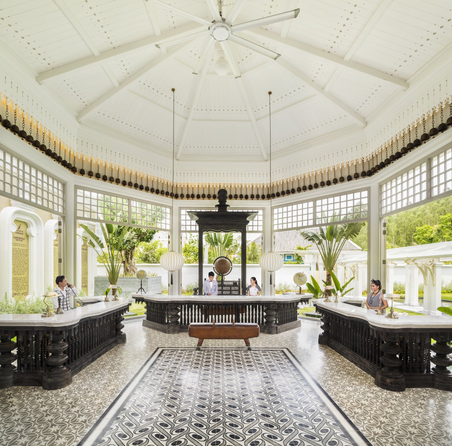 Mermaid Shell-Shaped Hotel Swimming Pool | PS Smart Living