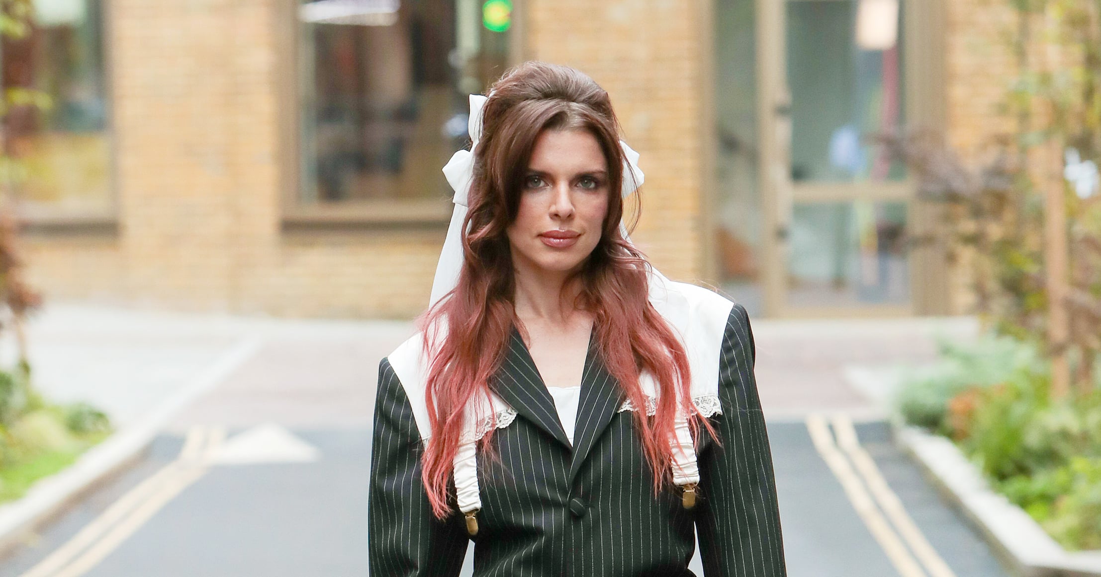 Julia Fox’s Double-Layer Nails: See Photos | PS Beauty