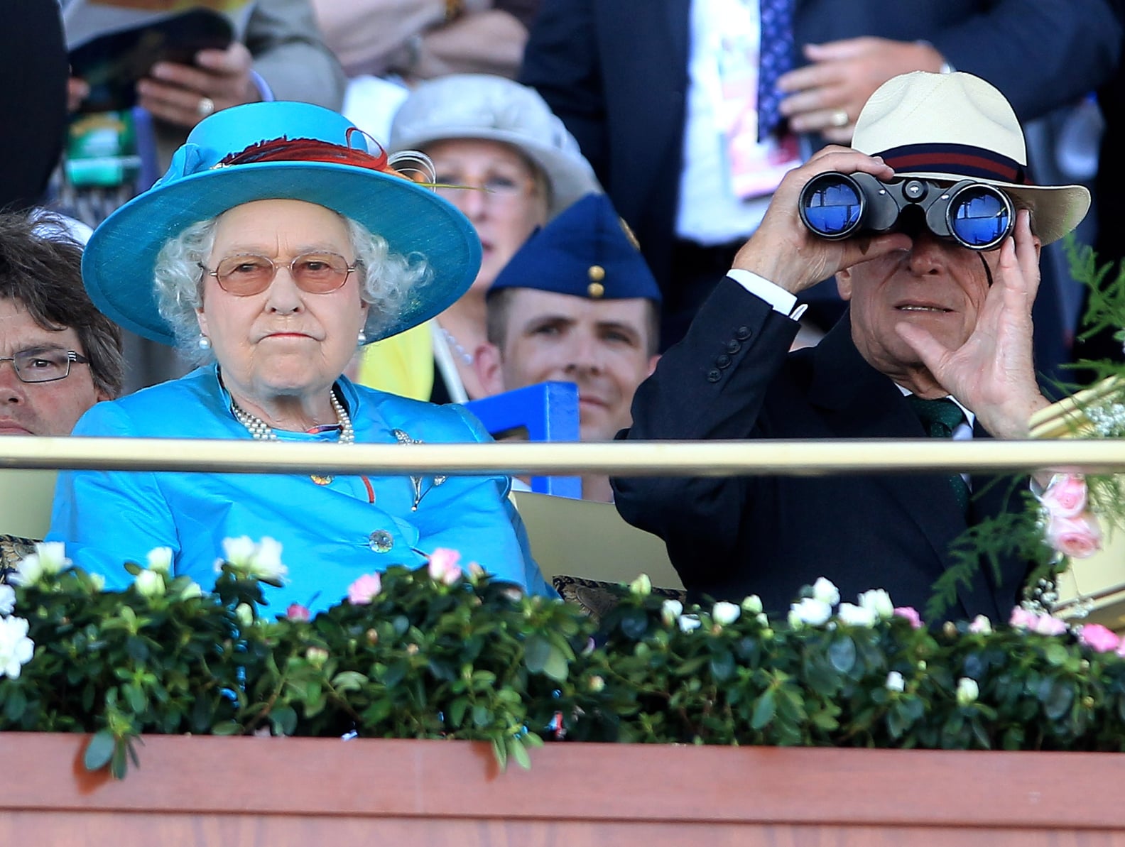 Queen Elizabeth II Frowning Pictures | PS Celebrity