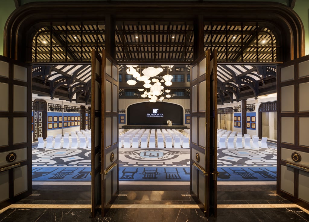 Mermaid Shell-Shaped Hotel Swimming Pool | POPSUGAR Smart Living