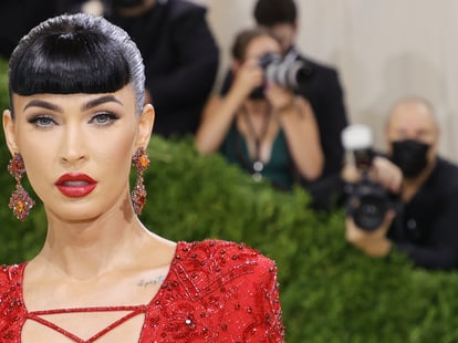 Megan Fox's Red Dundas Dress at the 2021 Met Gala | POPSUGAR Fashion
