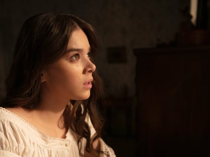 Dickinson Costume Designer on Hailee Steinfeld's Best Looks | POPSUGAR ...