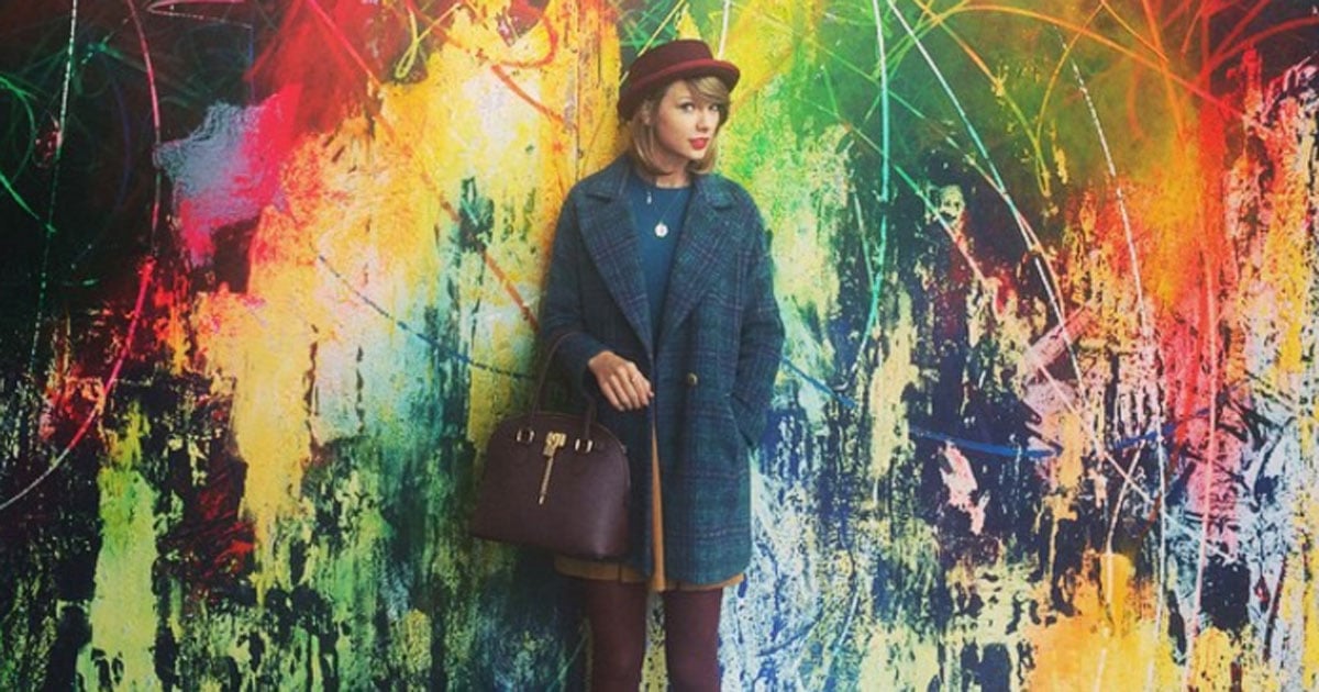 Taylor Swift Loves Fall | PS Celebrity