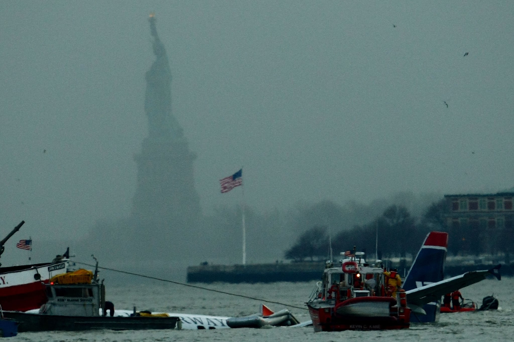 Photos of US Airways Plane Crash Into Hudson River | POPSUGAR Love & Sex