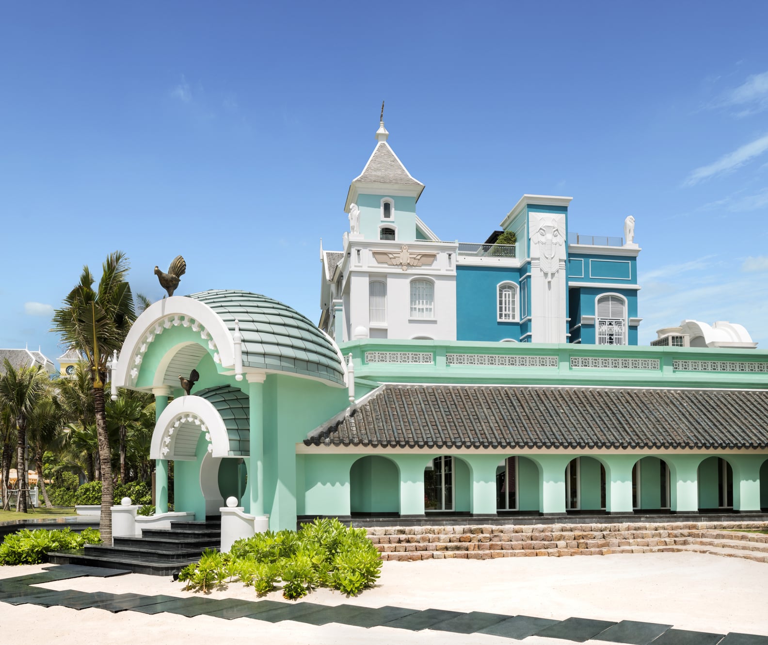 Mermaid Shell-Shaped Hotel Swimming Pool | PS UK Smart Living