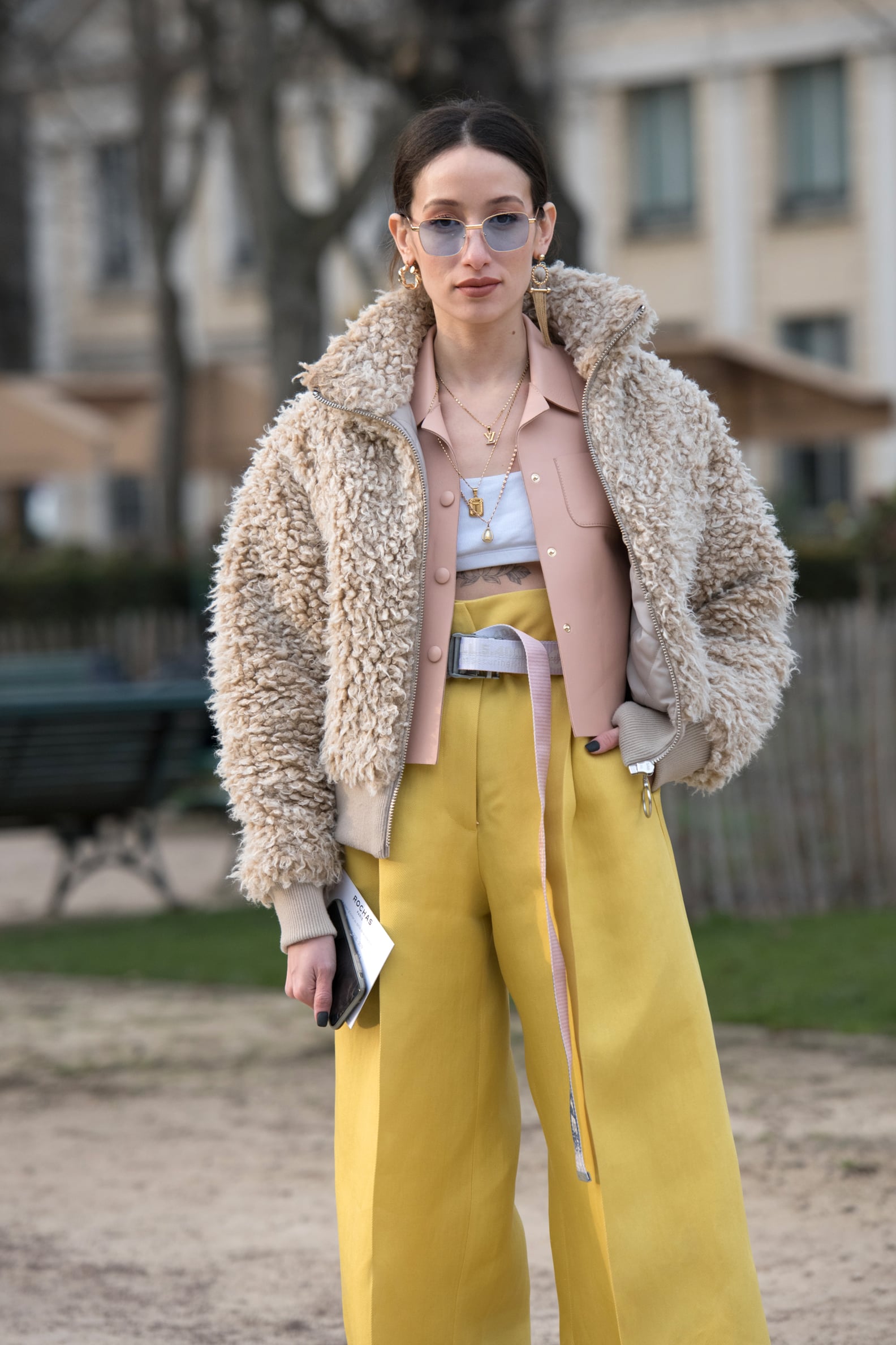 How to Actually Wear That Super-Trendy Off-White Belt | PS Fashion