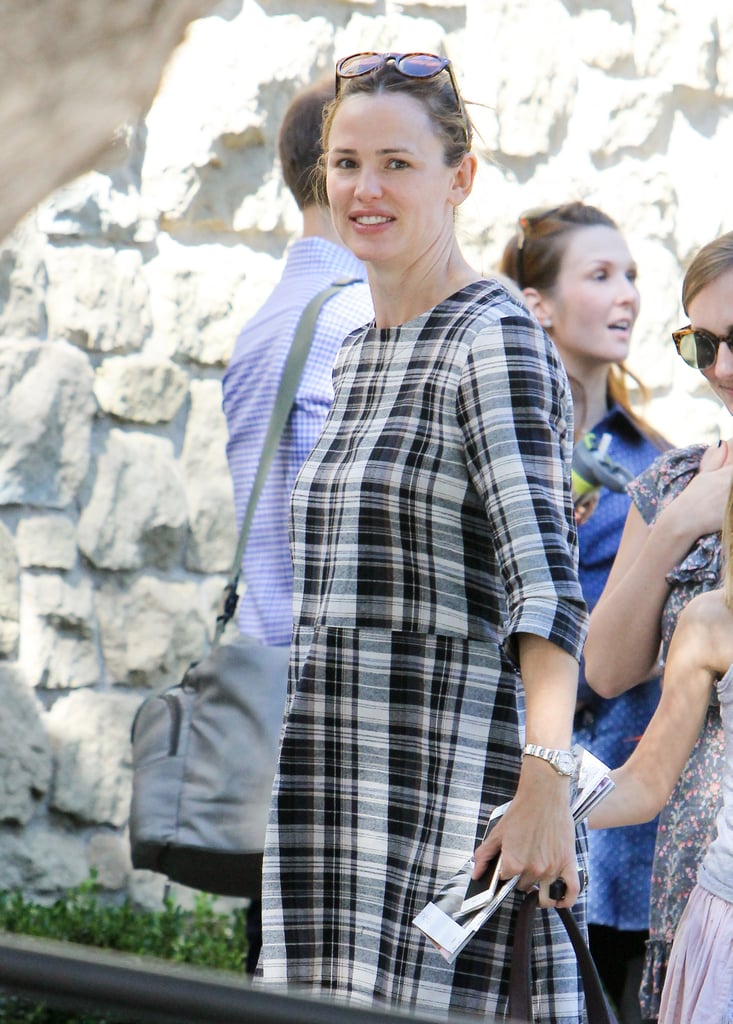 Jennifer Garner Smiling in LA Pictures | POPSUGAR Celebrity