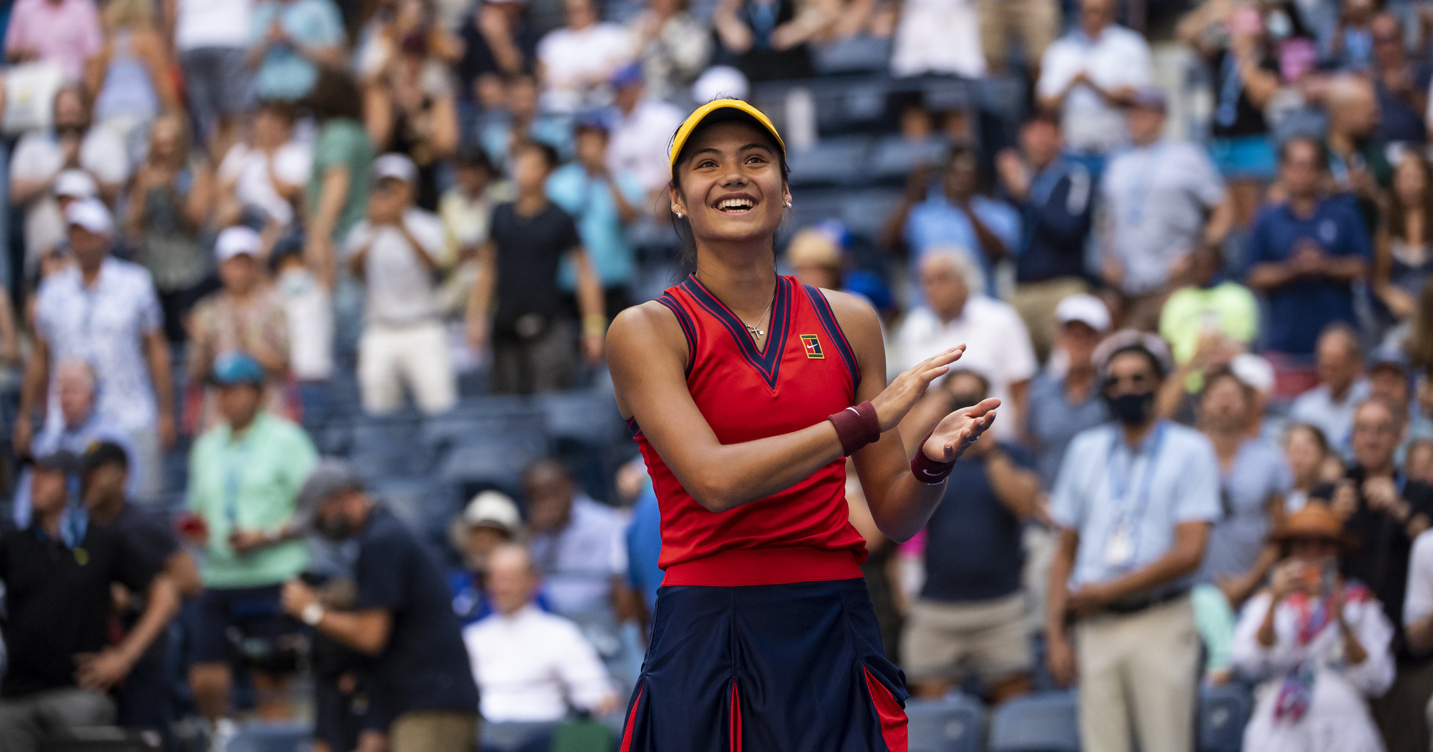 Who Is Emma Raducanu? 5 Facts About the British Tennis Star | POPSUGAR ...