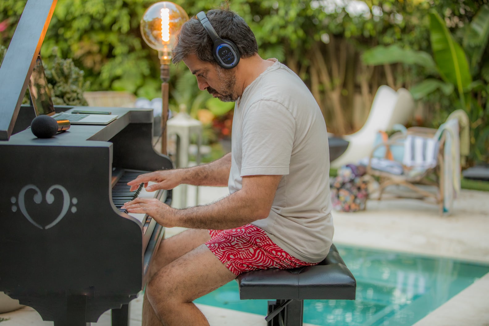 See Murray Hidary's Wild Musical Meditations | PS Fitness