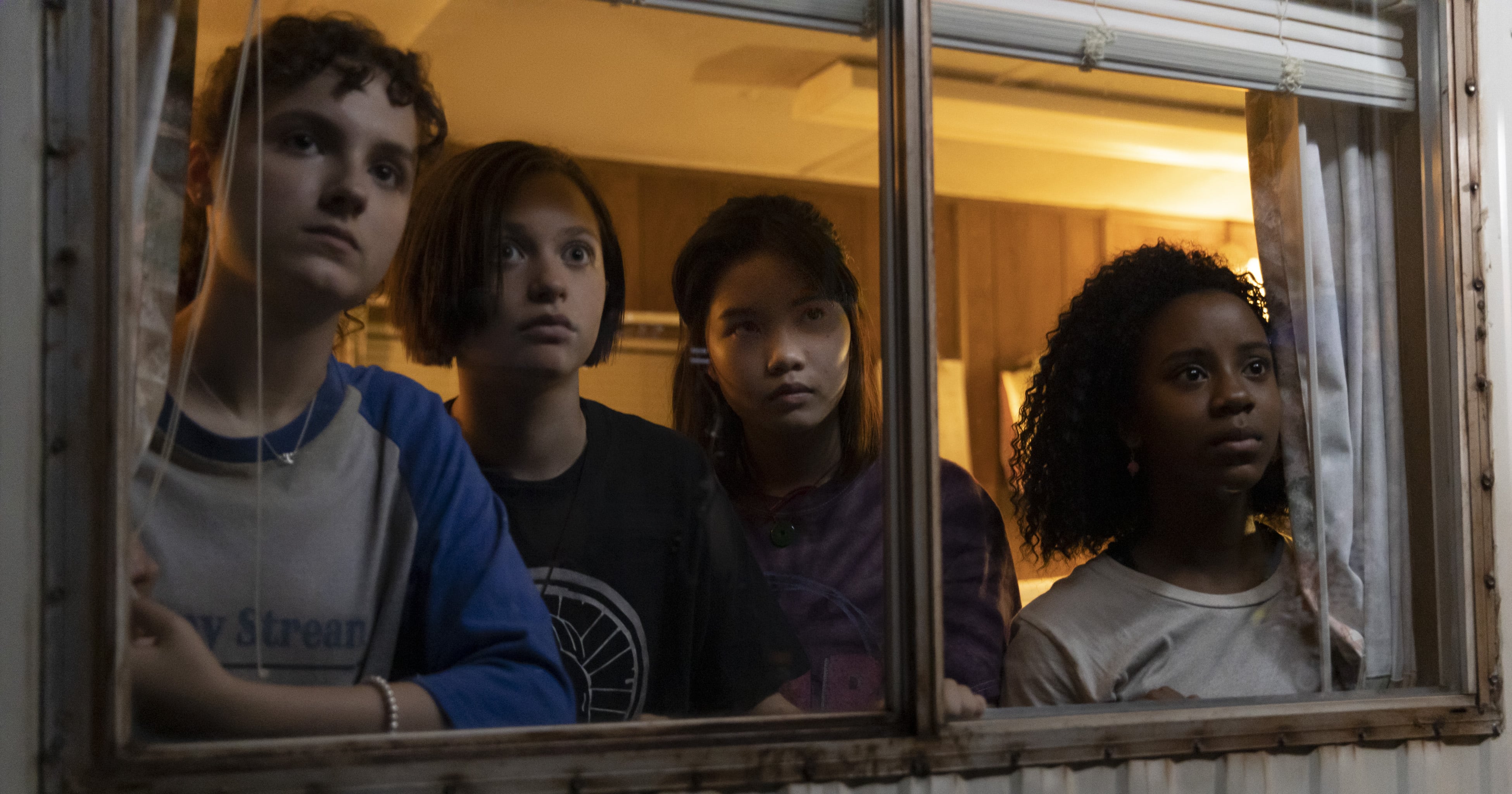 The Paper Girls Cast on Bonding On and Off Set | PS Entertainment