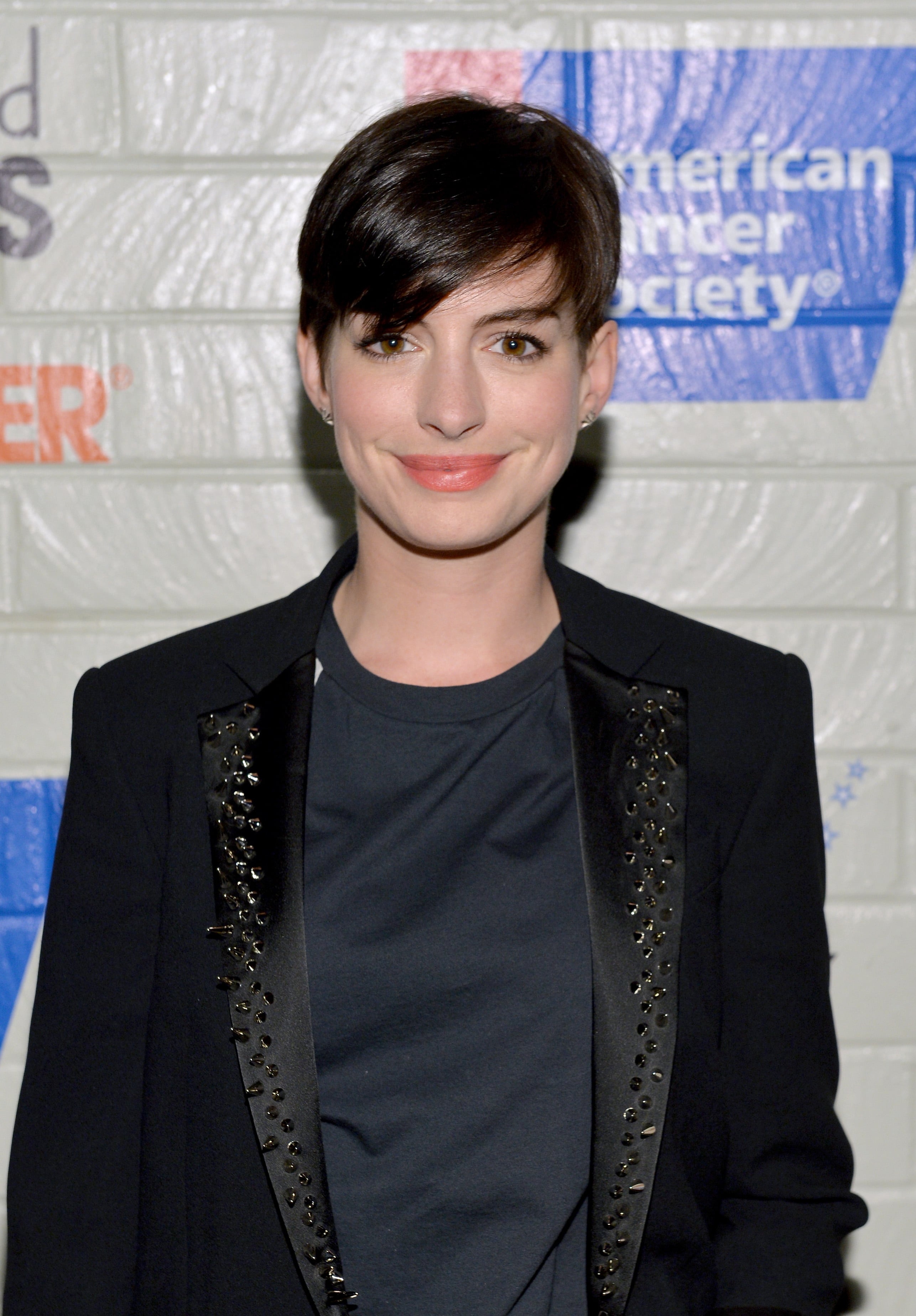 Pixie Haircut Anne Hathaway