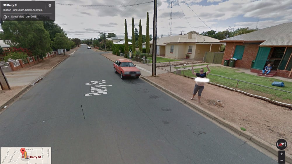 Woman Flashes Google Maps Car | PS Tech