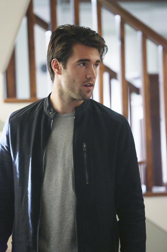 Daniel Grayson on Revenge Hot GIFs | PS Entertainment