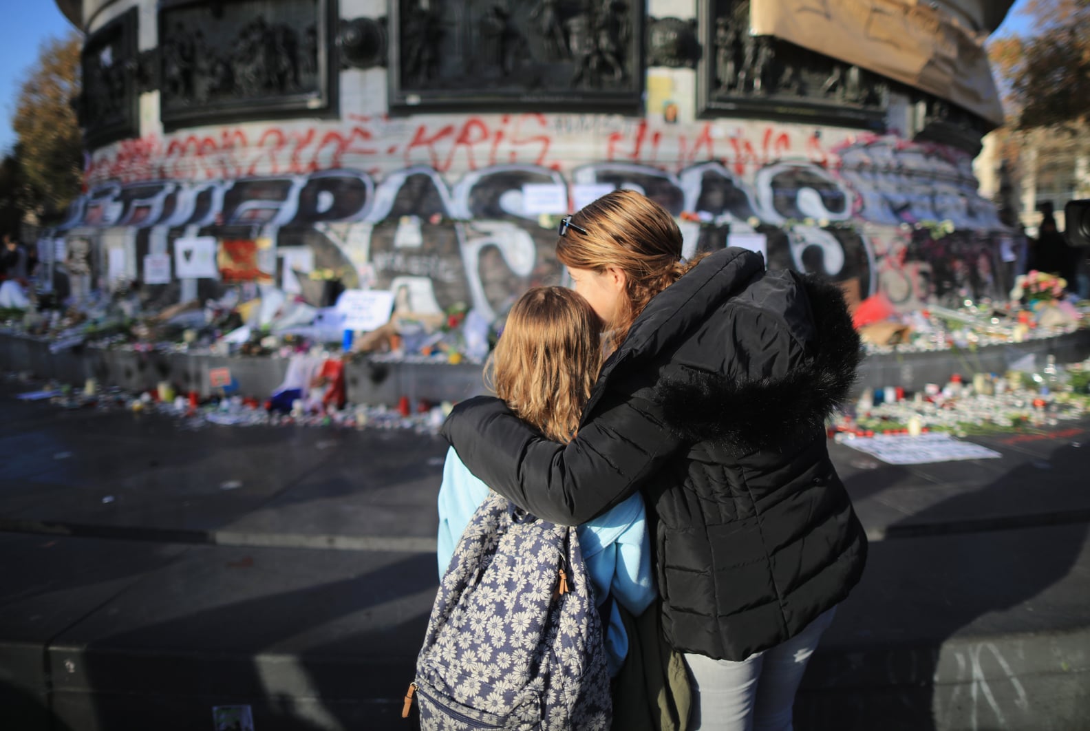 Pictures of Mourning After Paris Attacks November 2015 | PS Celebrity