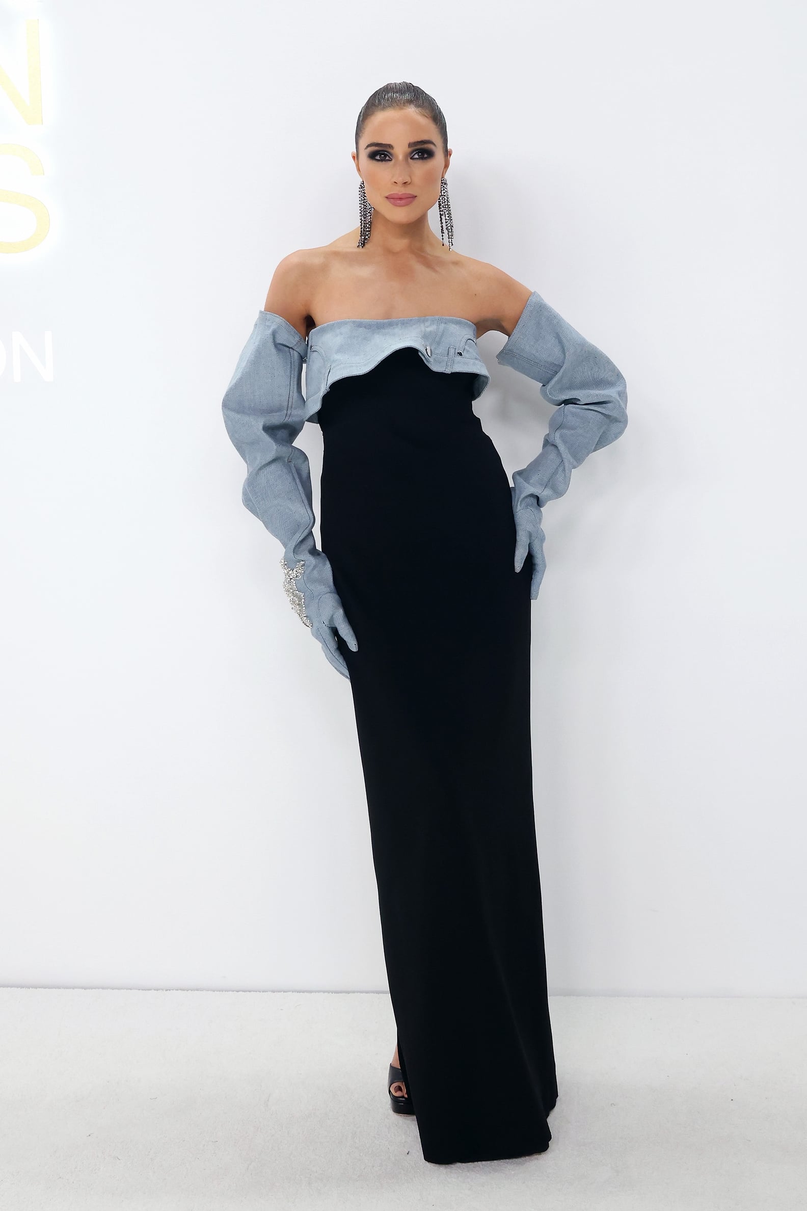 Julia Fox's Black Cutout Dress at the CFDA Fashion Awards | PS Fashion