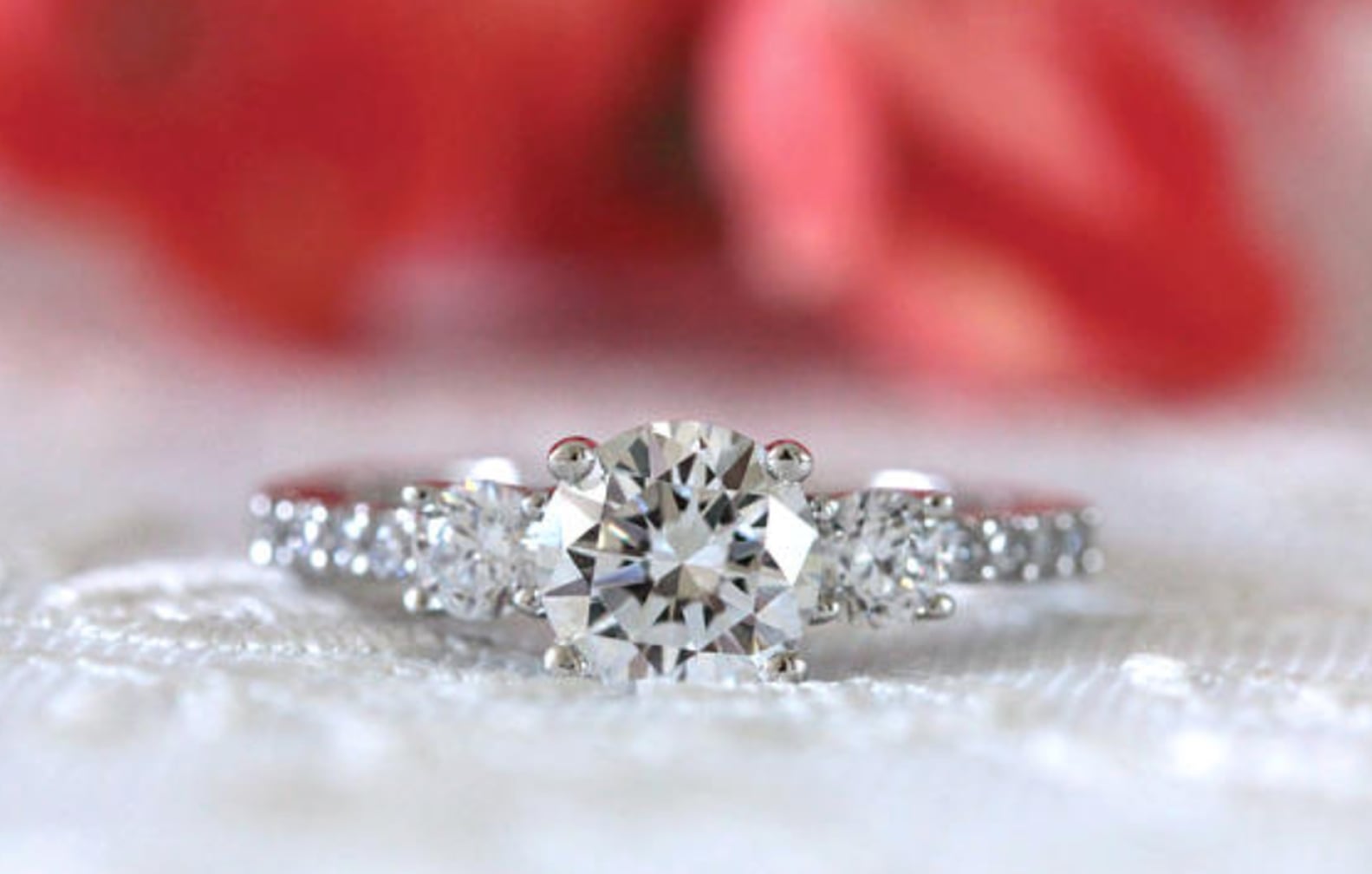 Amy Schumer's Engagement Ring | PS Fashion