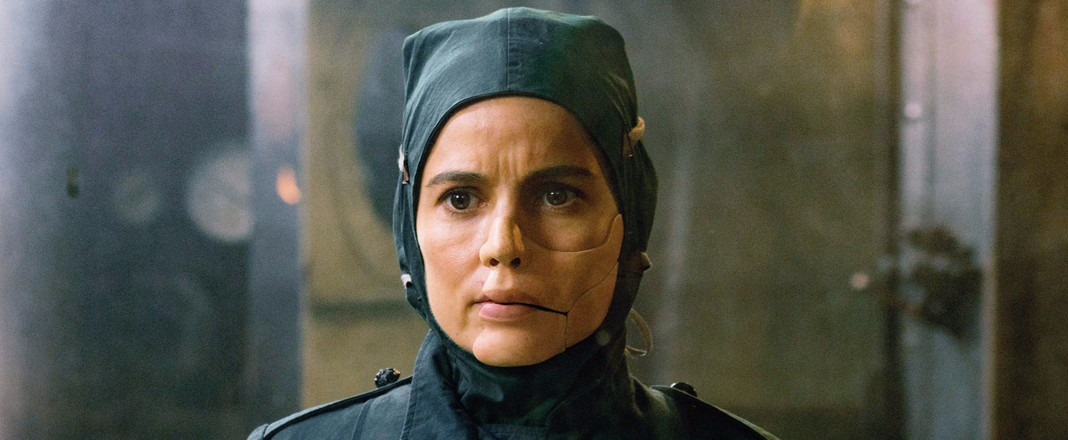Who Plays Doctor Poison in Wonder Woman? | POPSUGAR Entertainment