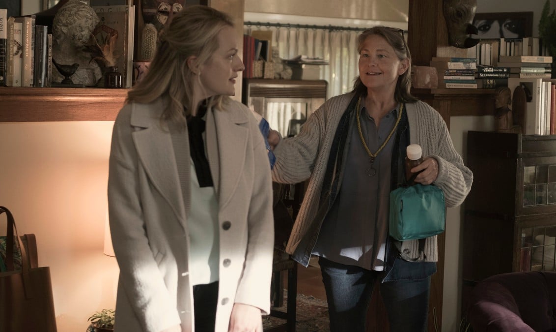 Who Plays Offred’s Mother in The Handmaid’s Tale? | PS Entertainment
